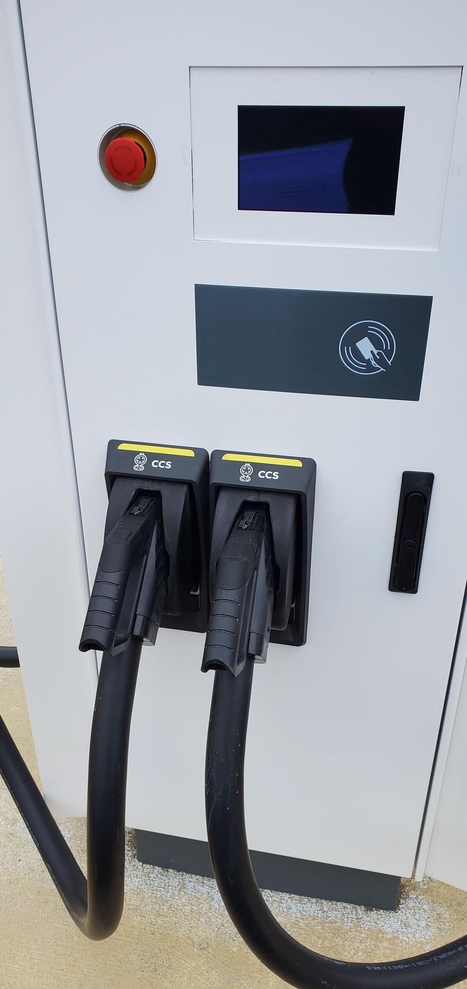 Wendy's | 7428 Tylersville Rd, West Chester Township, OH 45069 | EV Station