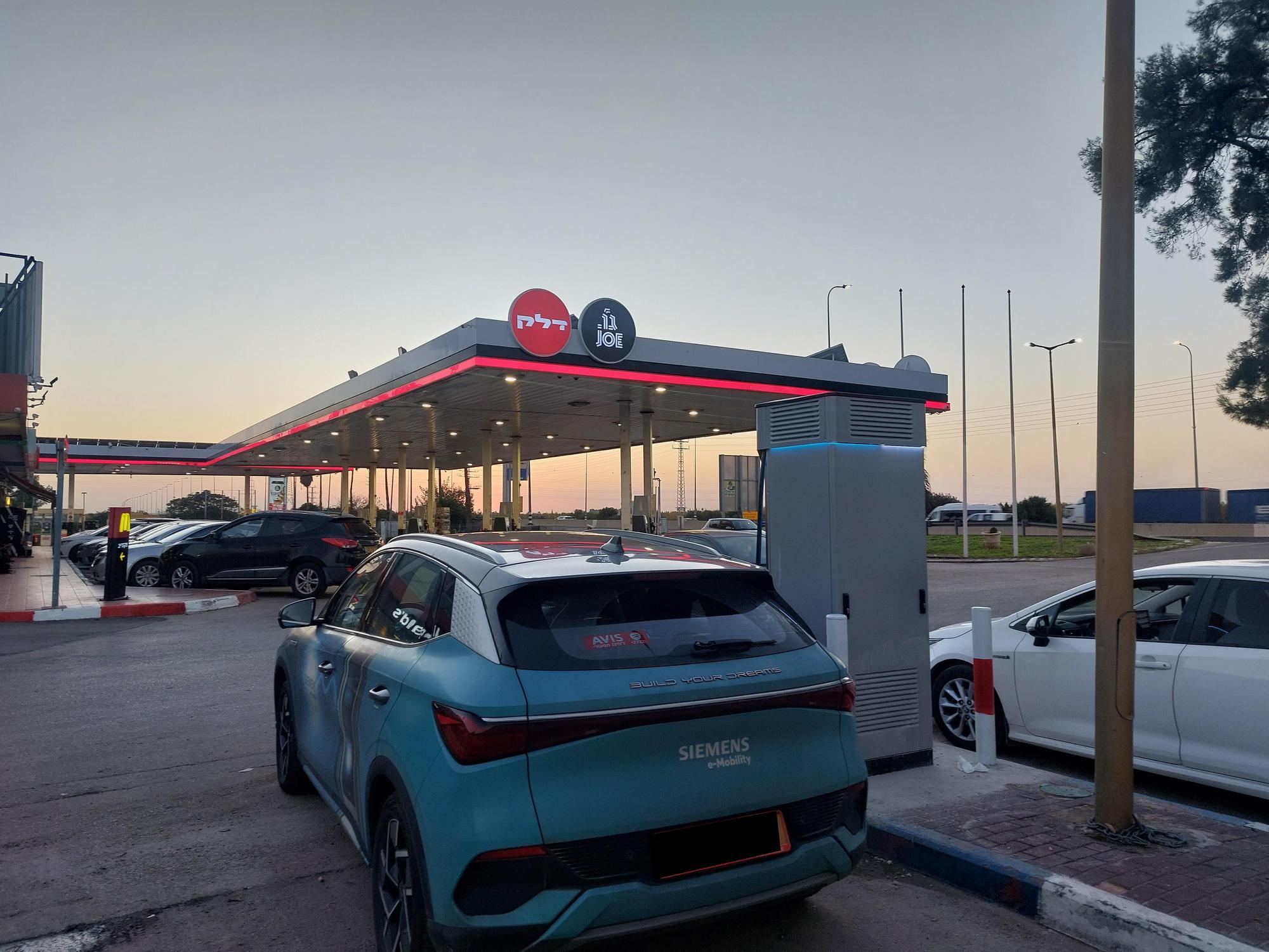 ZEN ENERGY צומת ראם/מסמיה | Kfar HaRif, South District | EV Station