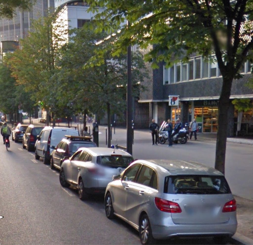 Belib' - Devant Station BP / Carrefour Market | Paris, Île-de-France ...