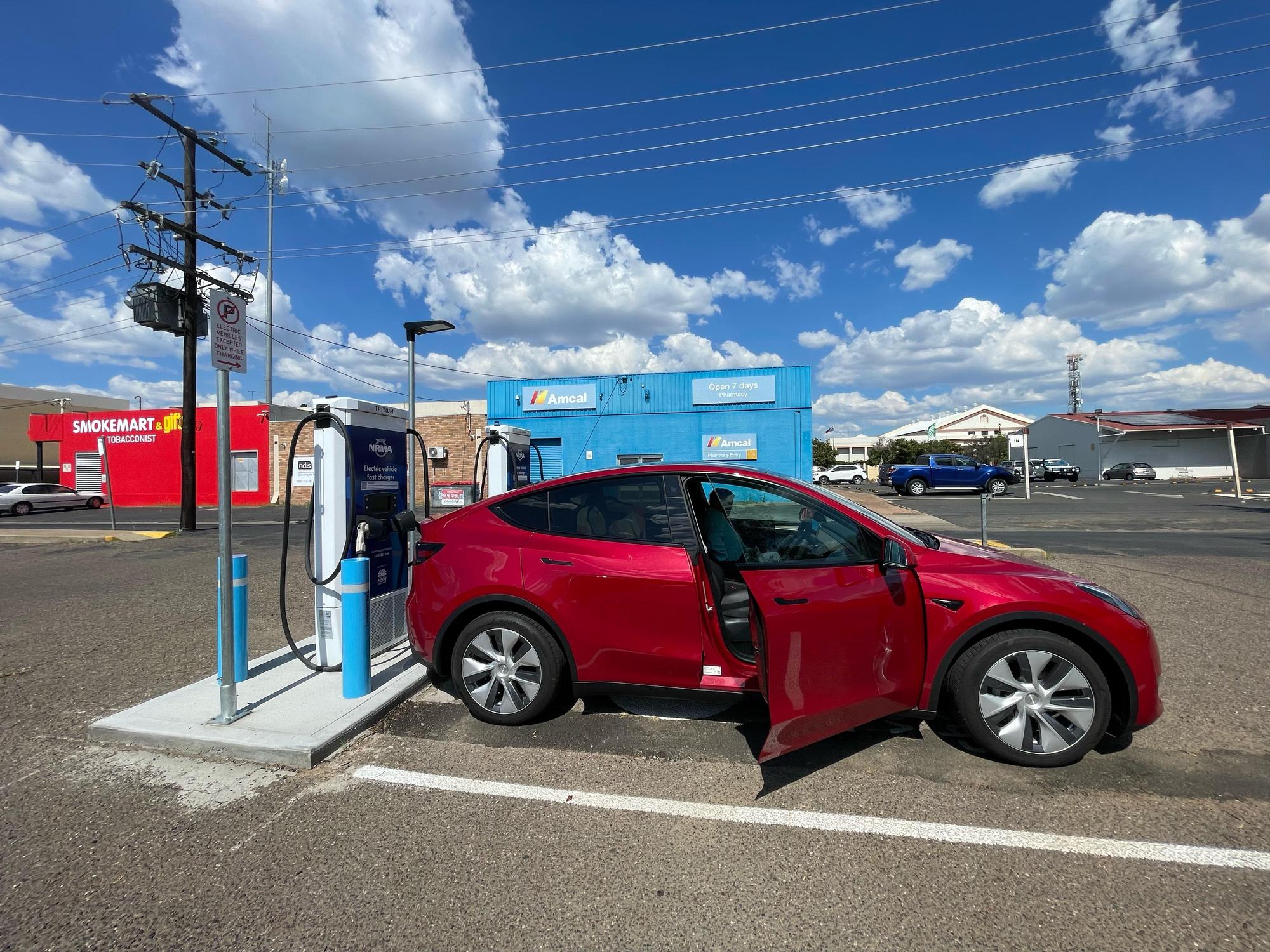 Return & Earn Moree Council Car Park | Moree, NSW | EV Station