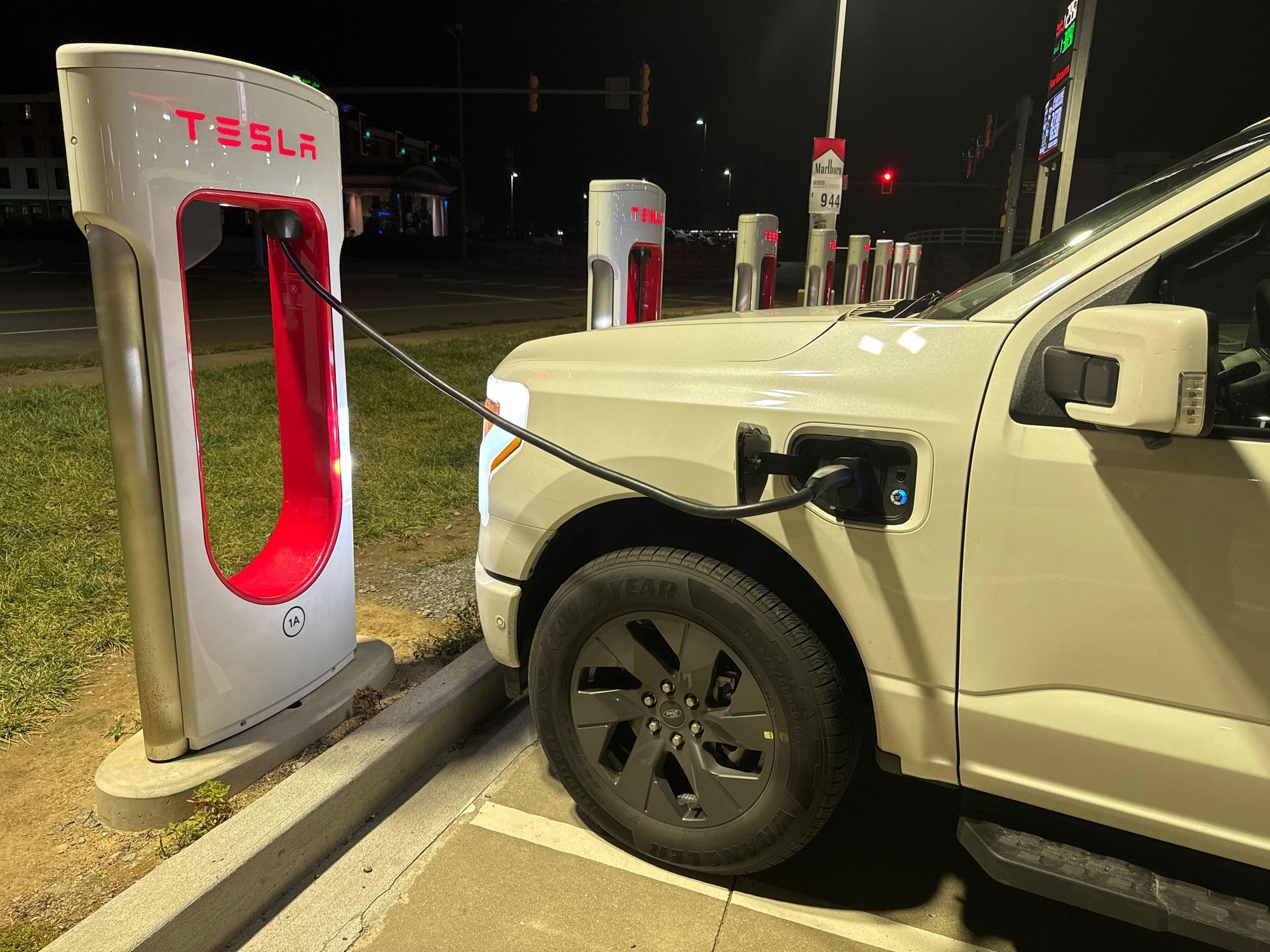 Mach 1 | Marion, IL | EV Station