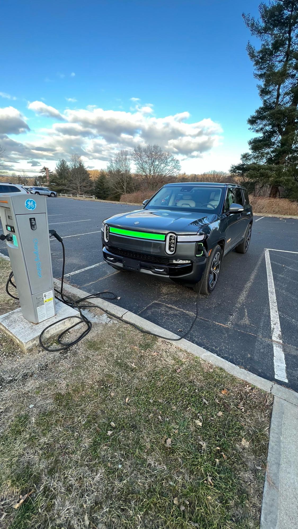 Comstock Community Center | Wilton, CT | EV Station