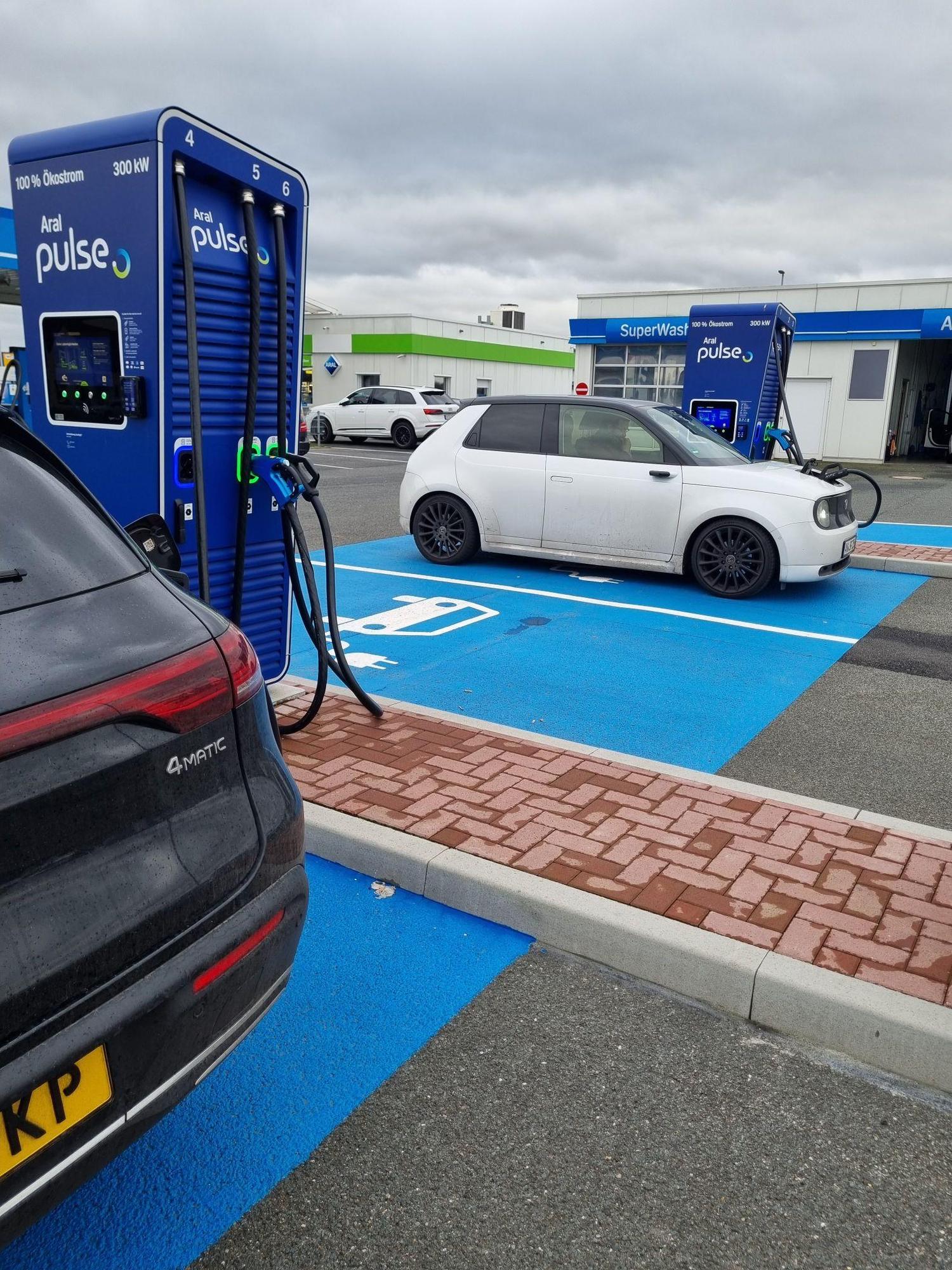 ARAL Pulse Nettetal | Nettetal, NRW | EV Station