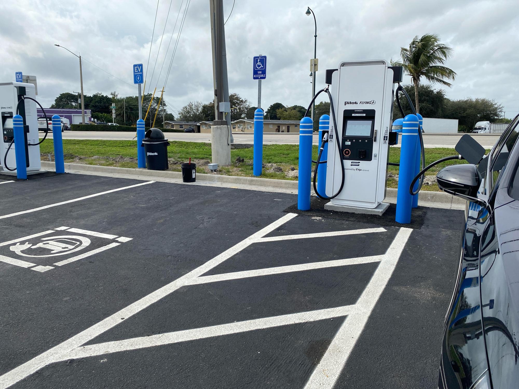 Pilot Travel Center | South Bay, FL | EV Station