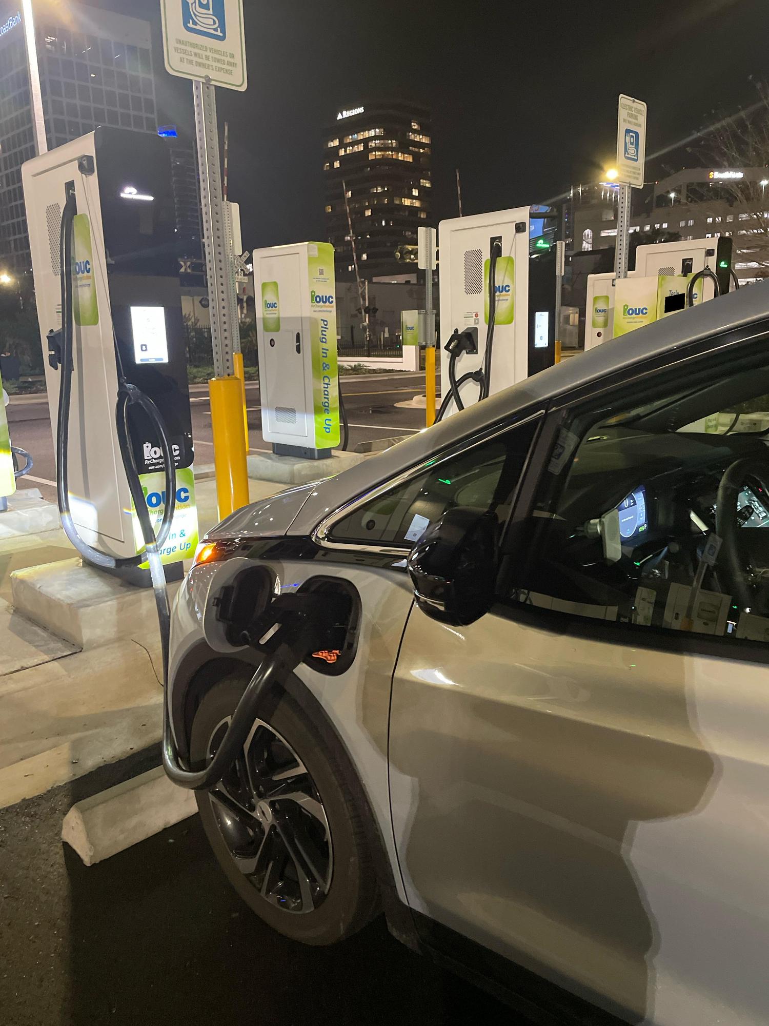 OUC Robinson ReCharge EV Hub | Orlando, FL | EV Station