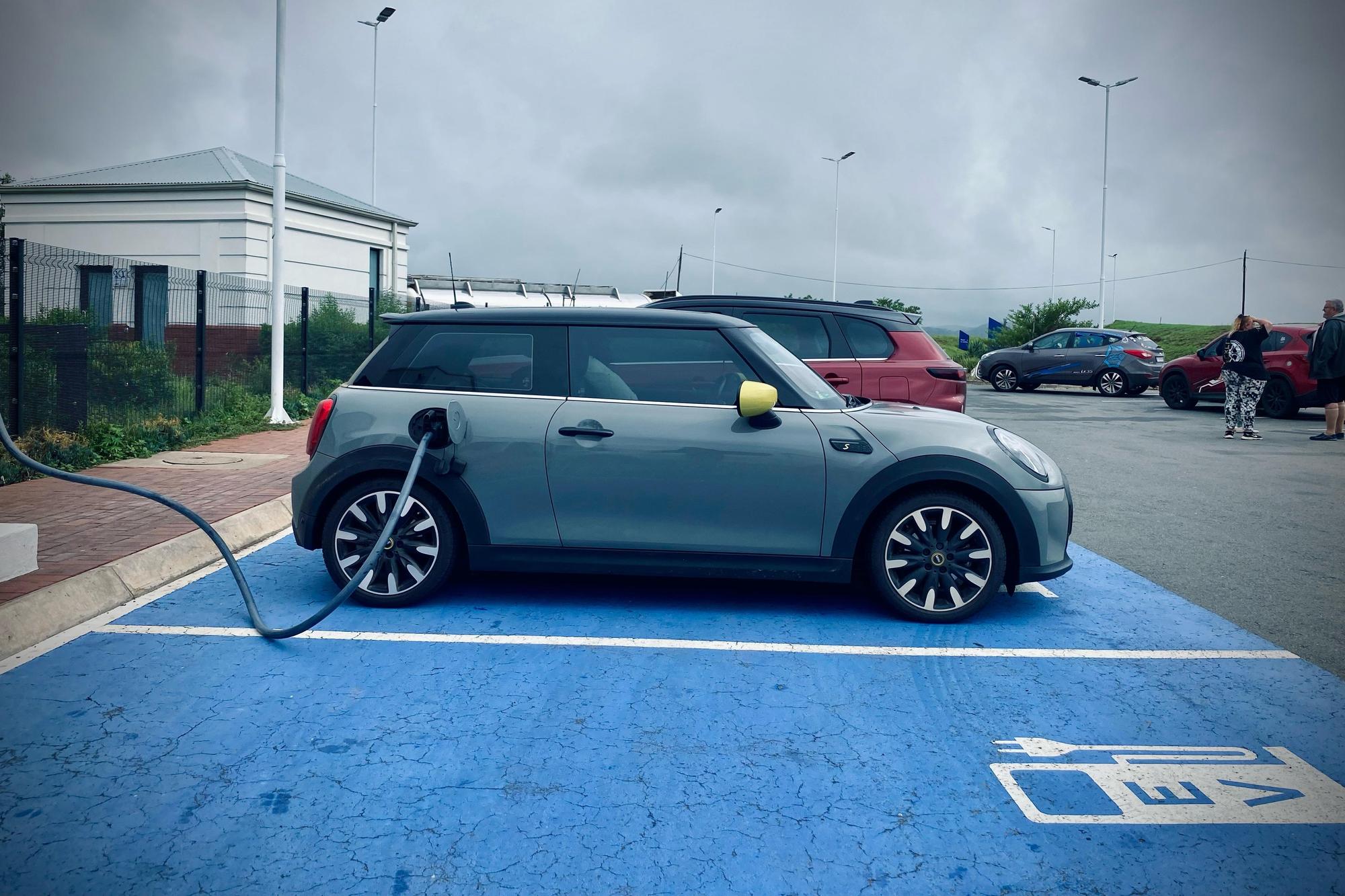 Engen Tugela 1 Stop North 150kW | Sand River Valley, KZN | EV Station