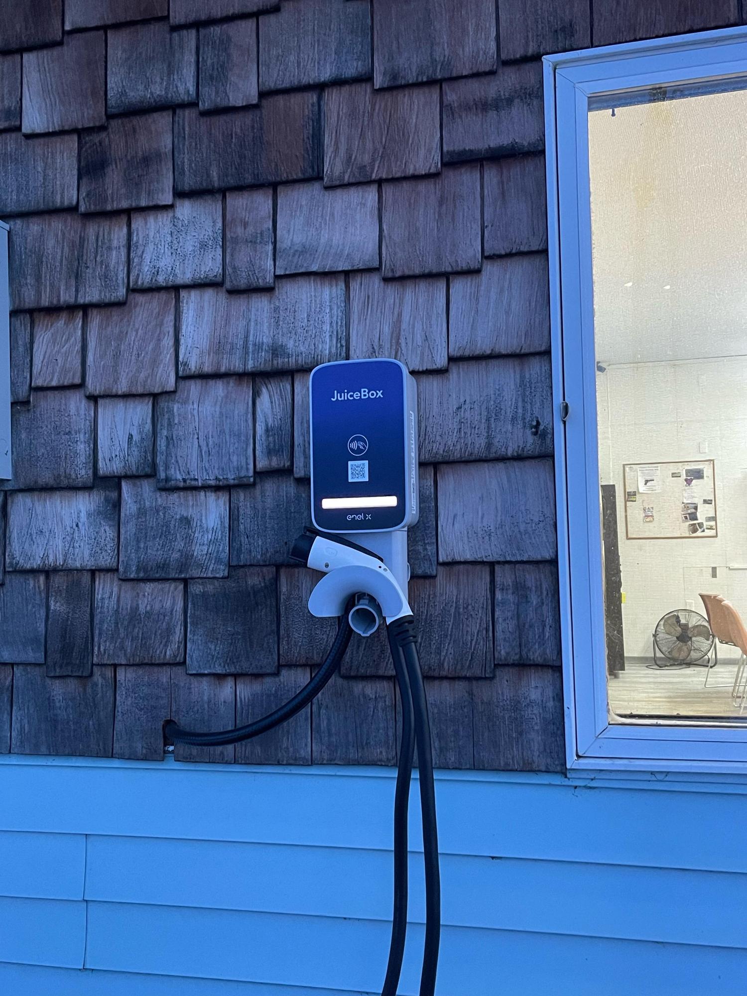 Suds Hut Car Wash Laundry | Eden Valley, MN | EV Station