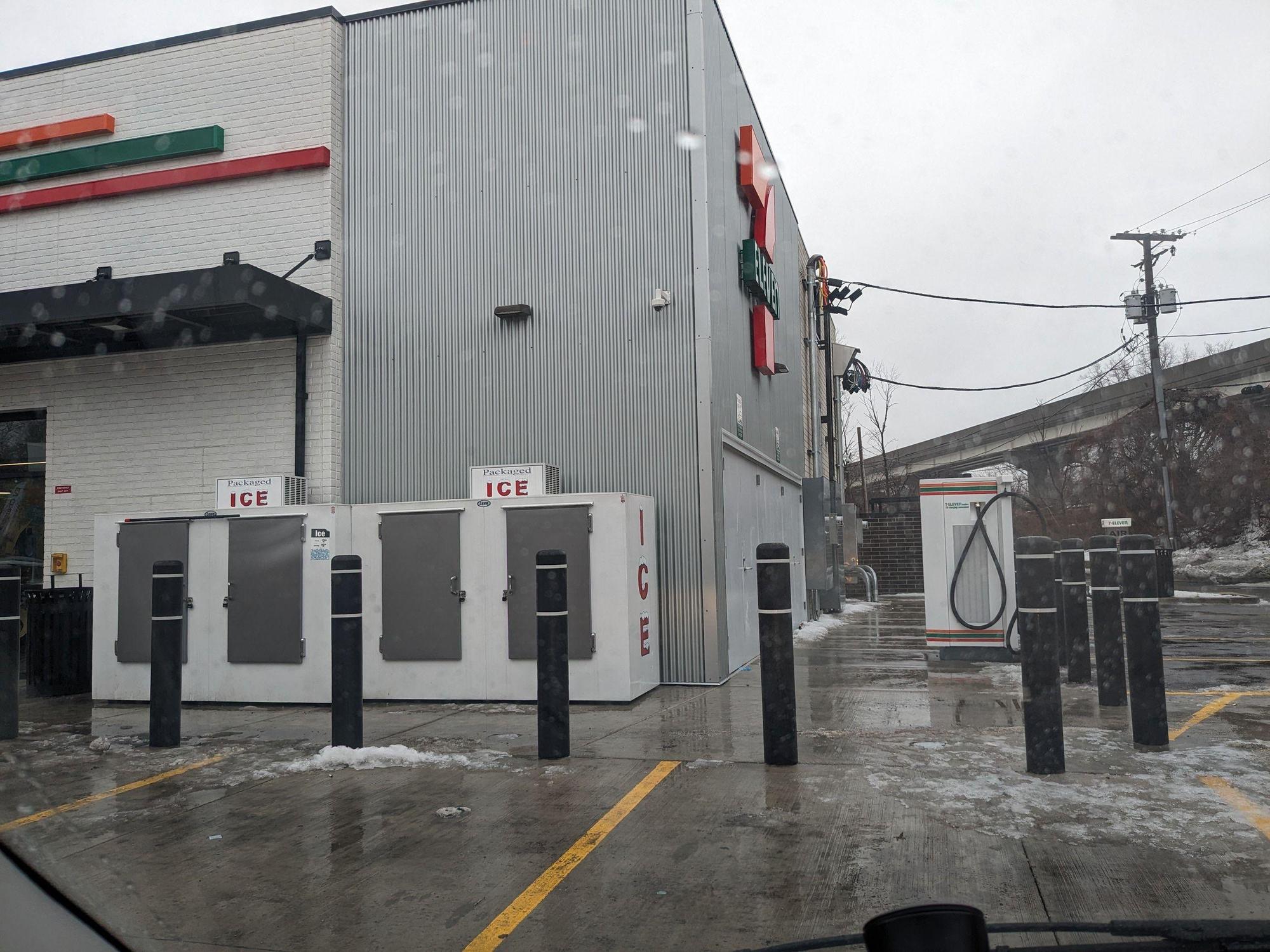 7-Eleven Chicago | Chicago, IL | EV Station
