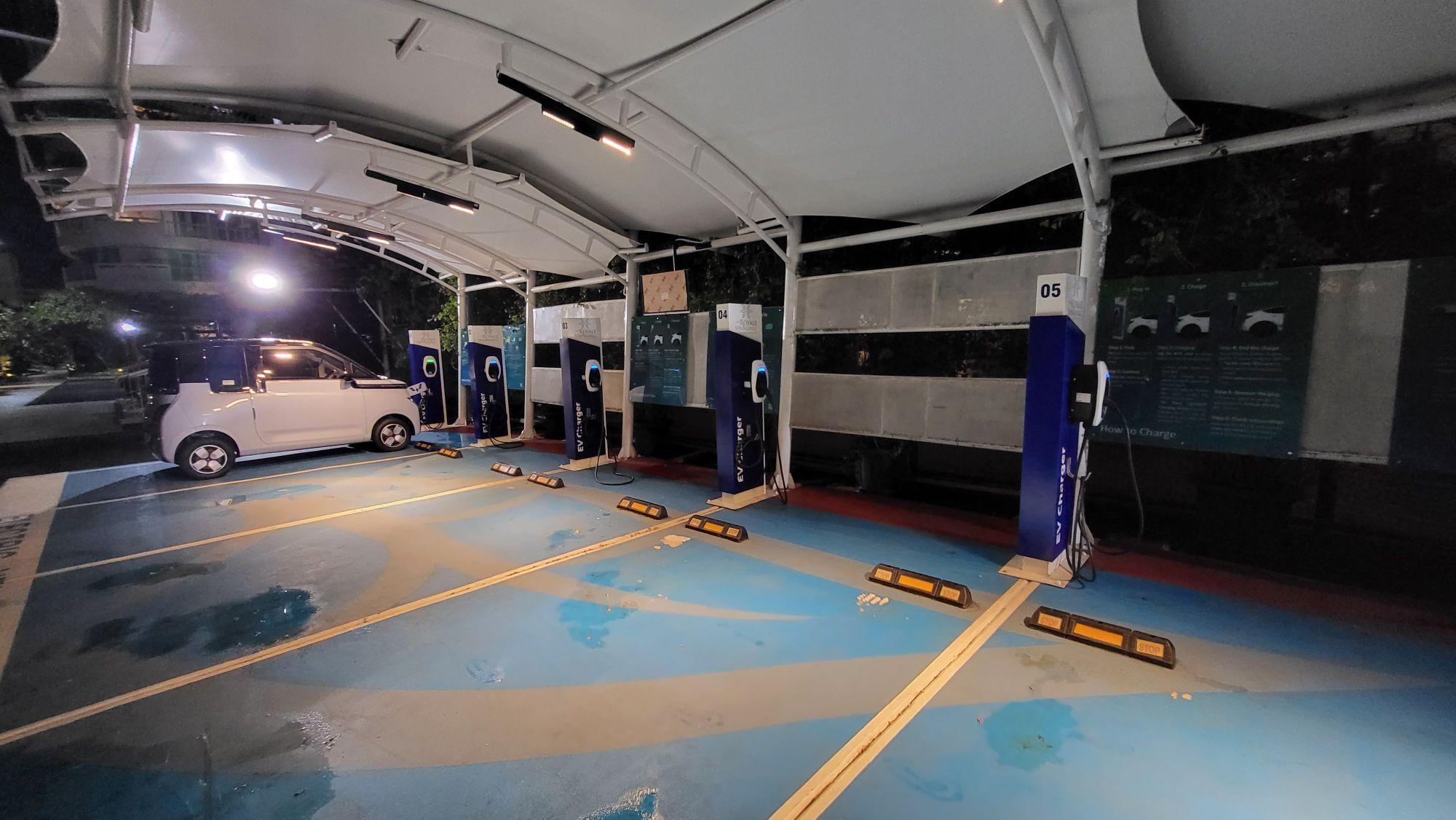 The ROYAL SPRING HILL APARTMENT | VV32+6QR, East Pademangan, Pademangan ...