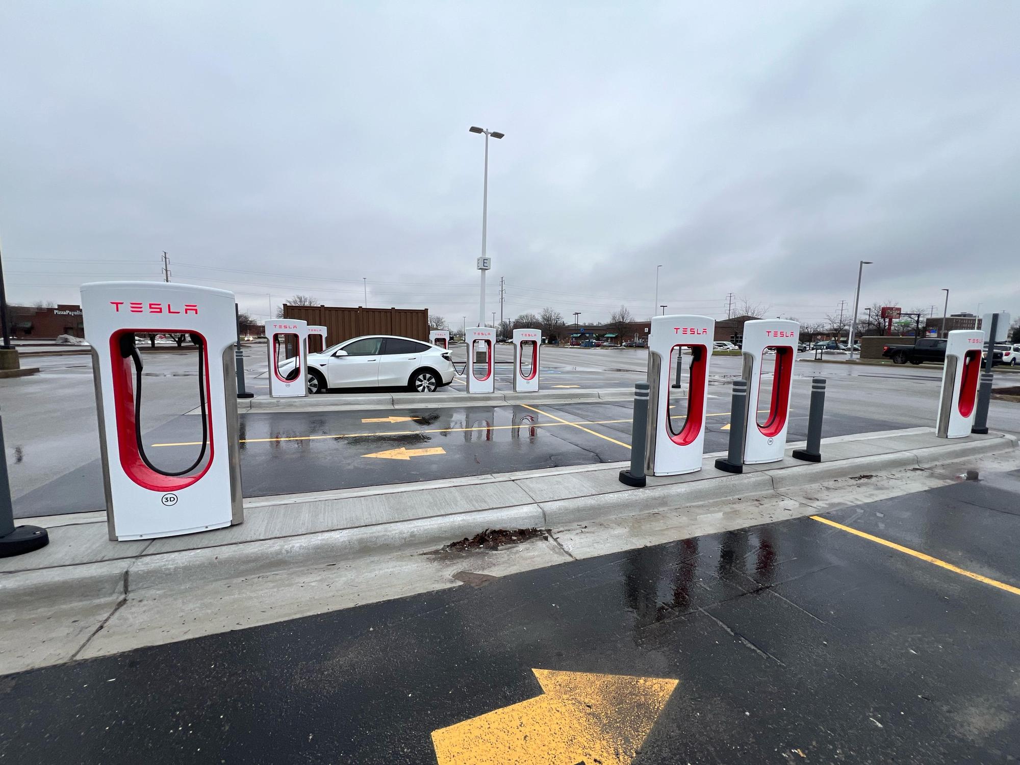 Meijer | Taylor, MI | EV Station
