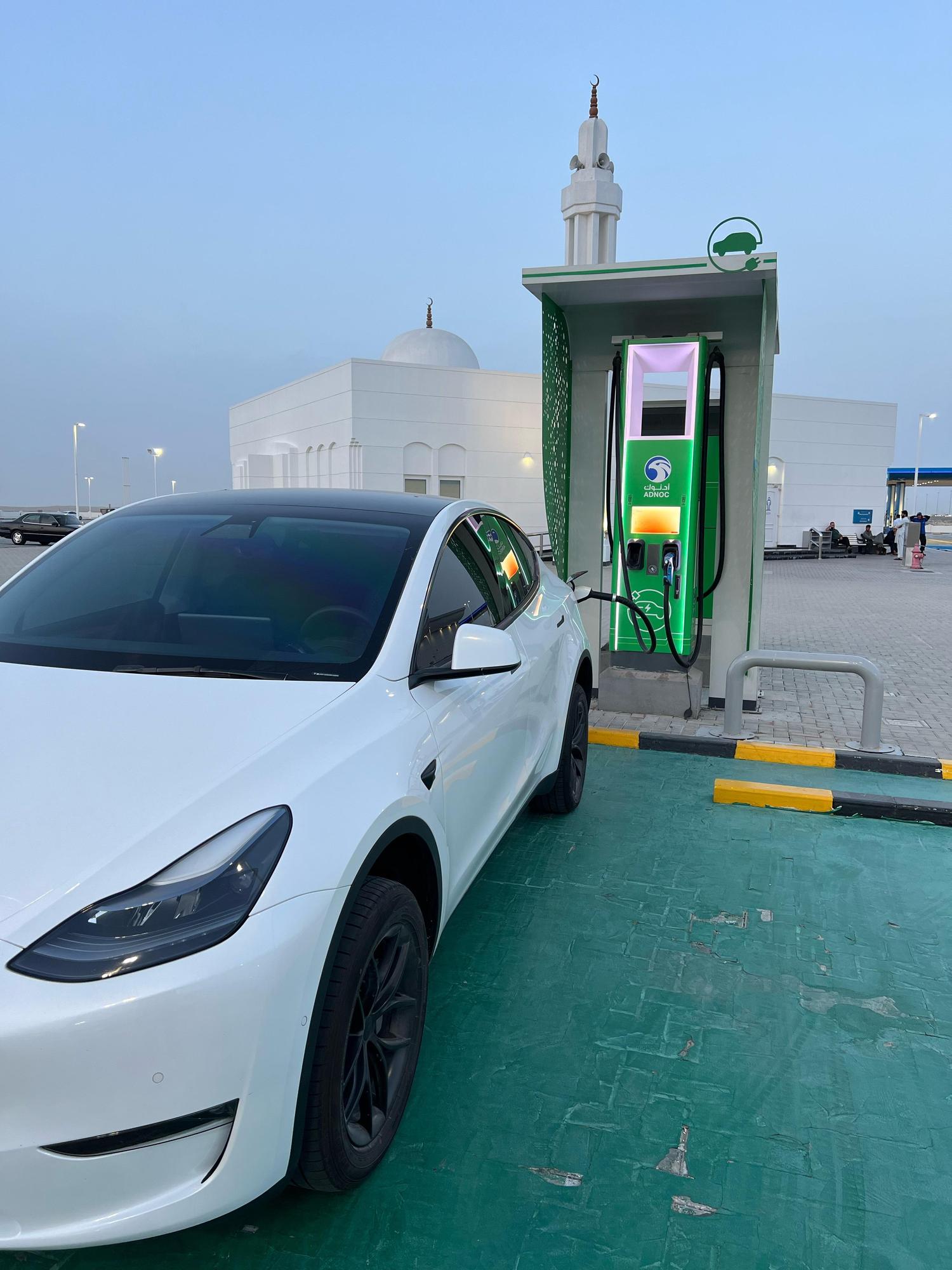 ADNOC Service Station | Seih Al Sedirah West (724) | RX9J+4RM - E311 ...