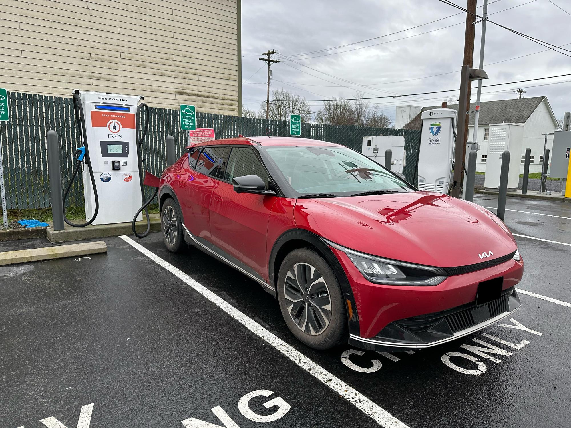 Cascade Select Market | Castle Rock, WA | EV Station
