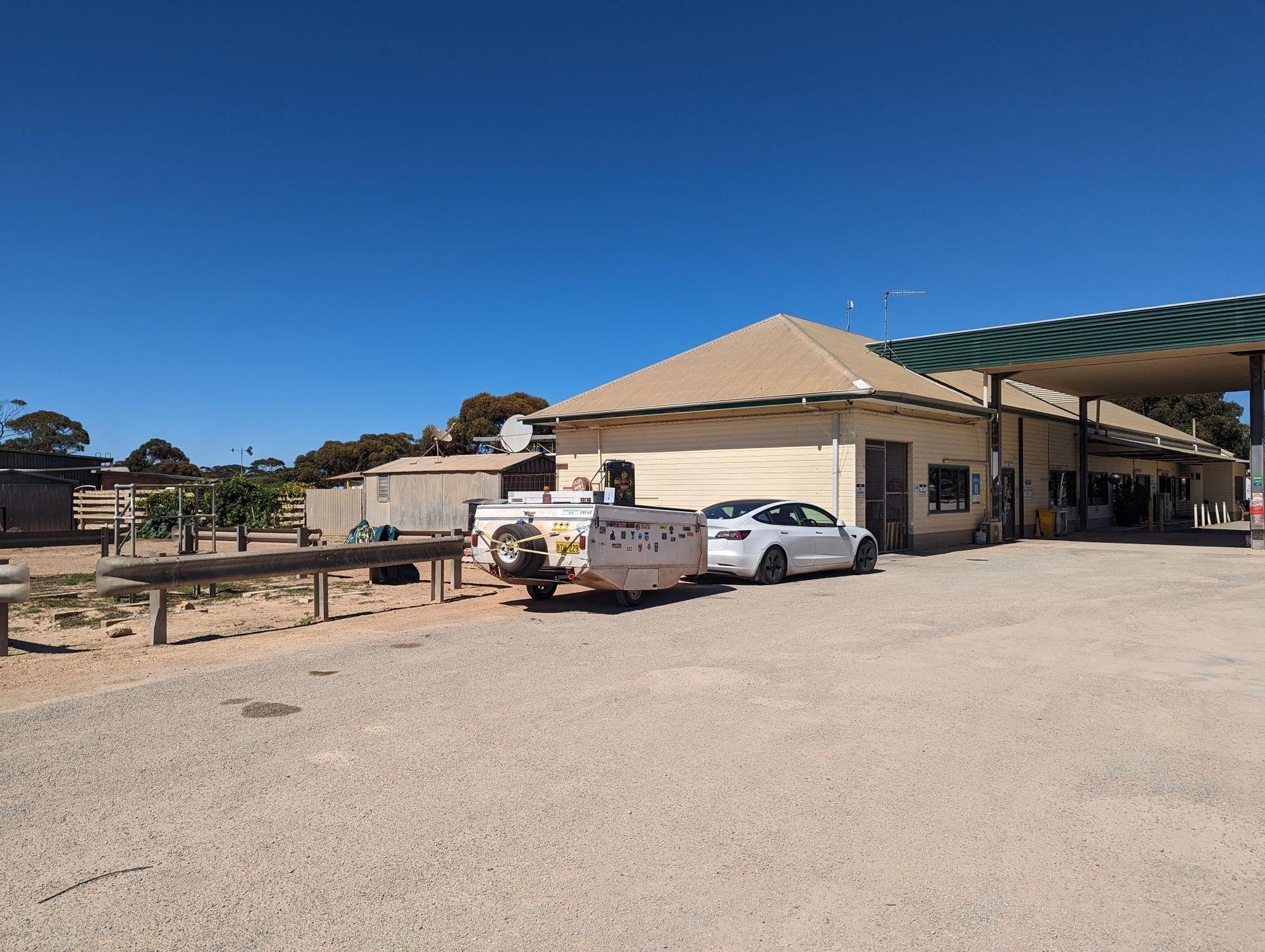 bp Truckstop - Caiguna Roadhouse | Caiguna, WA | EV Station