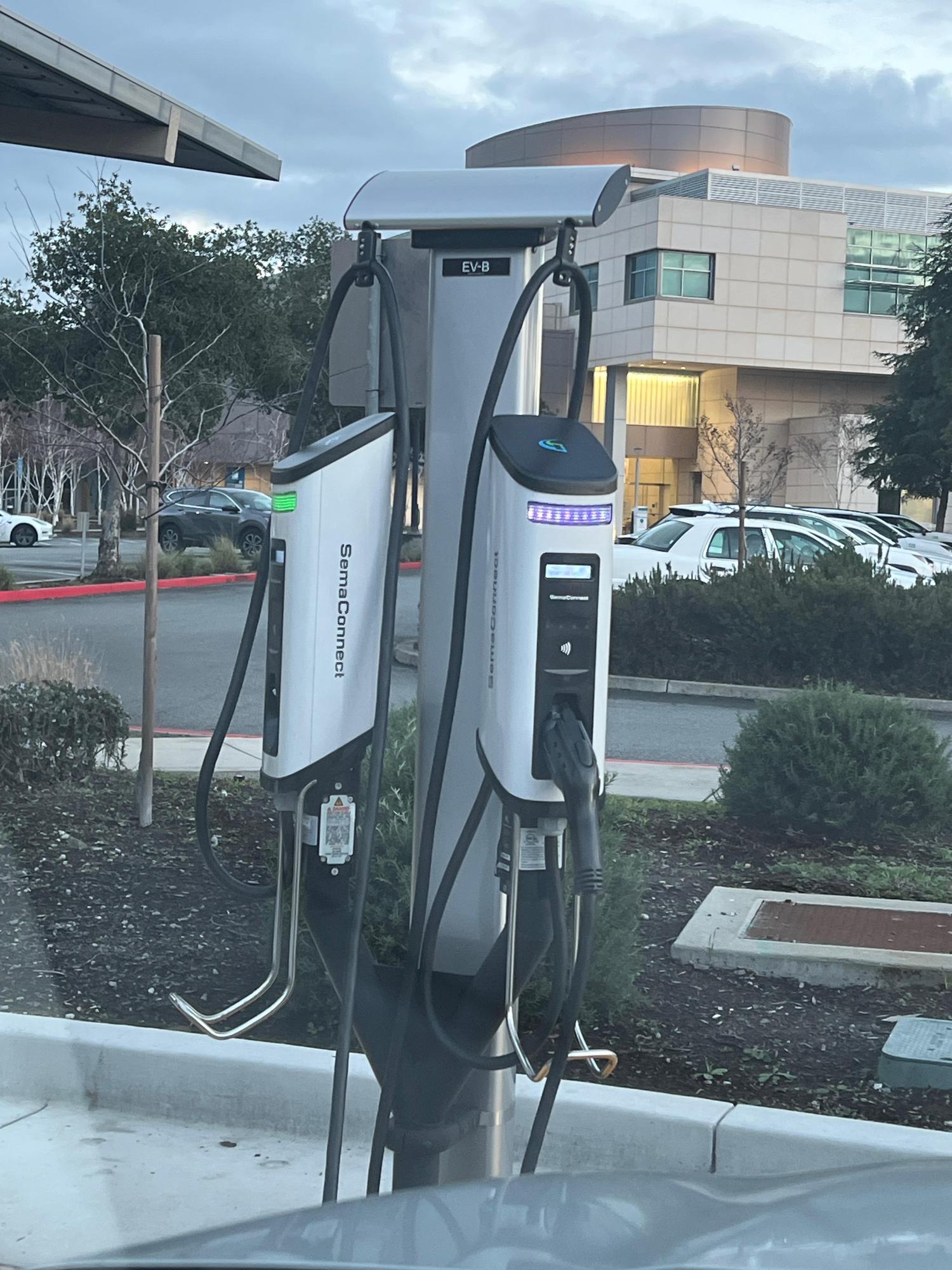 Barbara Lee Senior Center | Milpitas, CA | EV Station