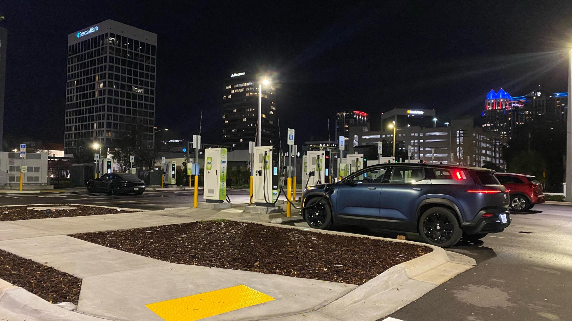 OUC Robinson ReCharge EV Hub | Orlando, FL | EV Station