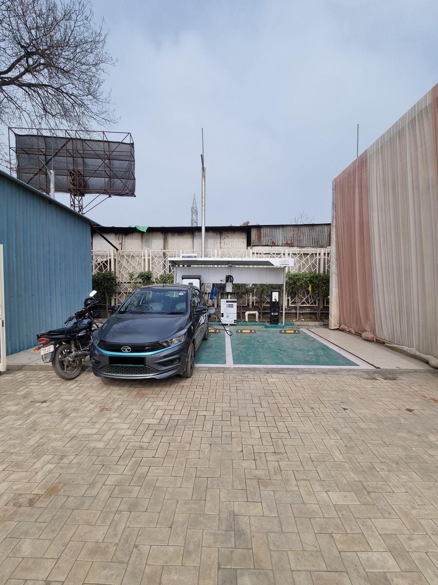 Hotel SK Park Blu | Murthal, HR | EV Station