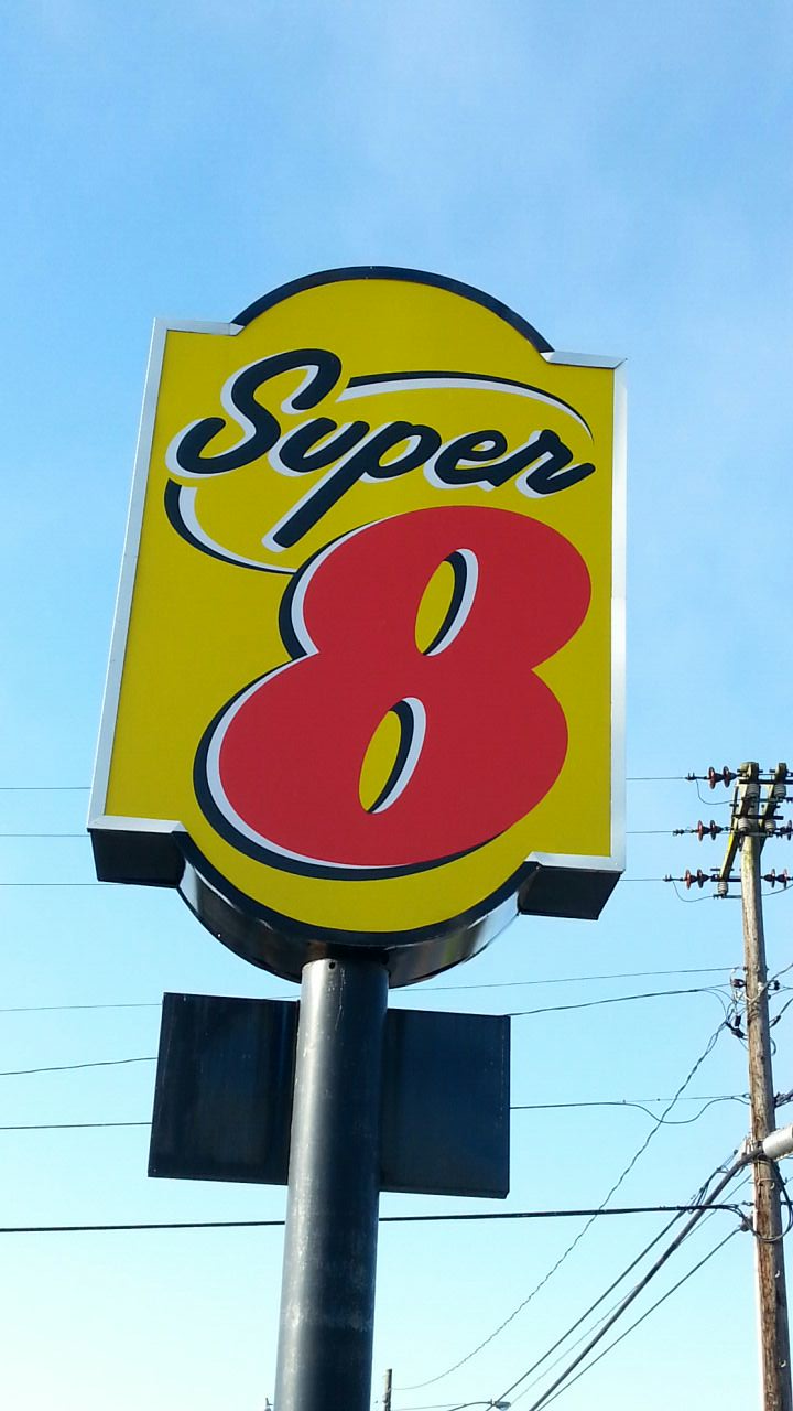 Super 8 | Bedford, PA | EV Station