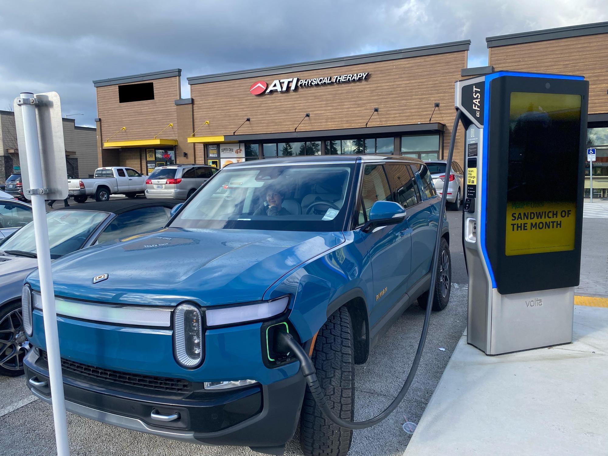 Frederickson Place | Puyallup, WA | EV Station