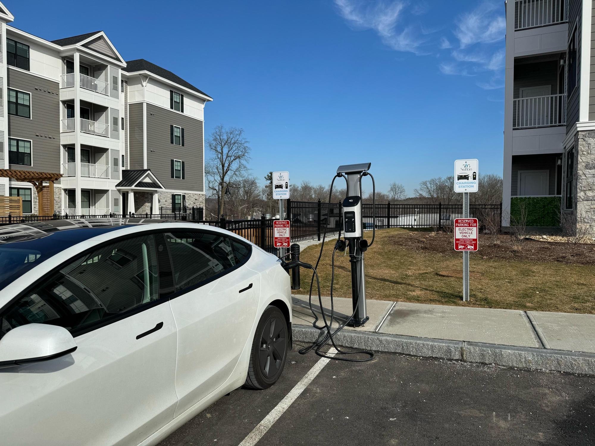 505 Sutton | North Andover, MA | EV Station