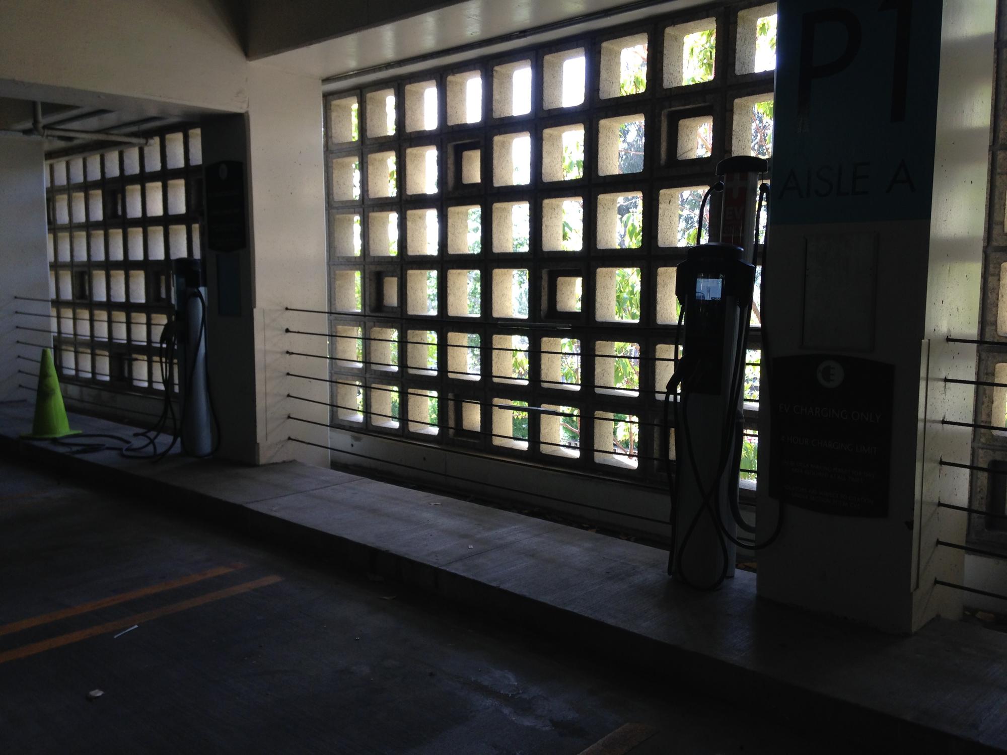 UCLA - Parking Structure SV | Los Angeles, CA | EV Station