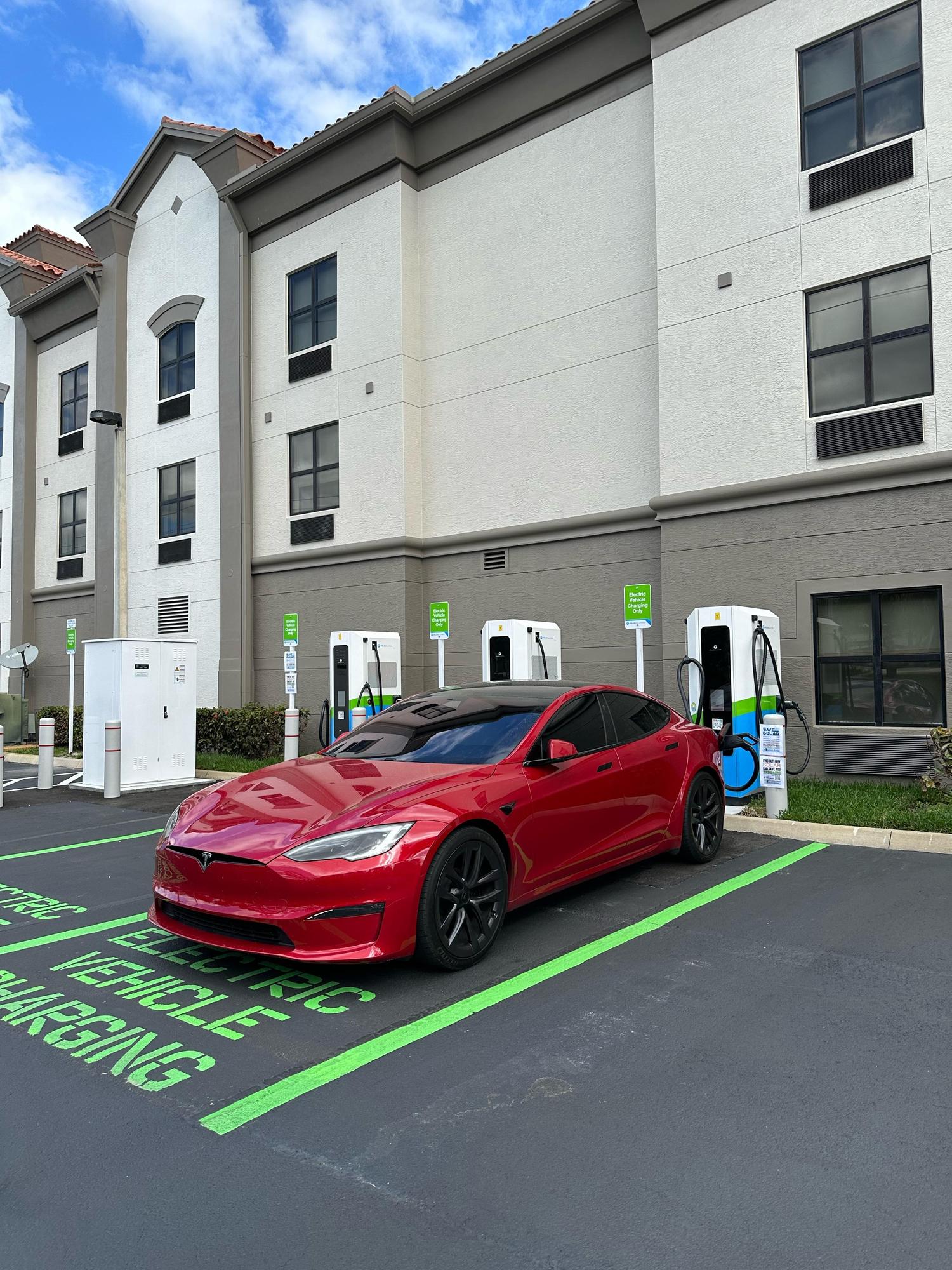FPL EVolution Stuart Holiday Inn Express | Stuart, FL | EV Station
