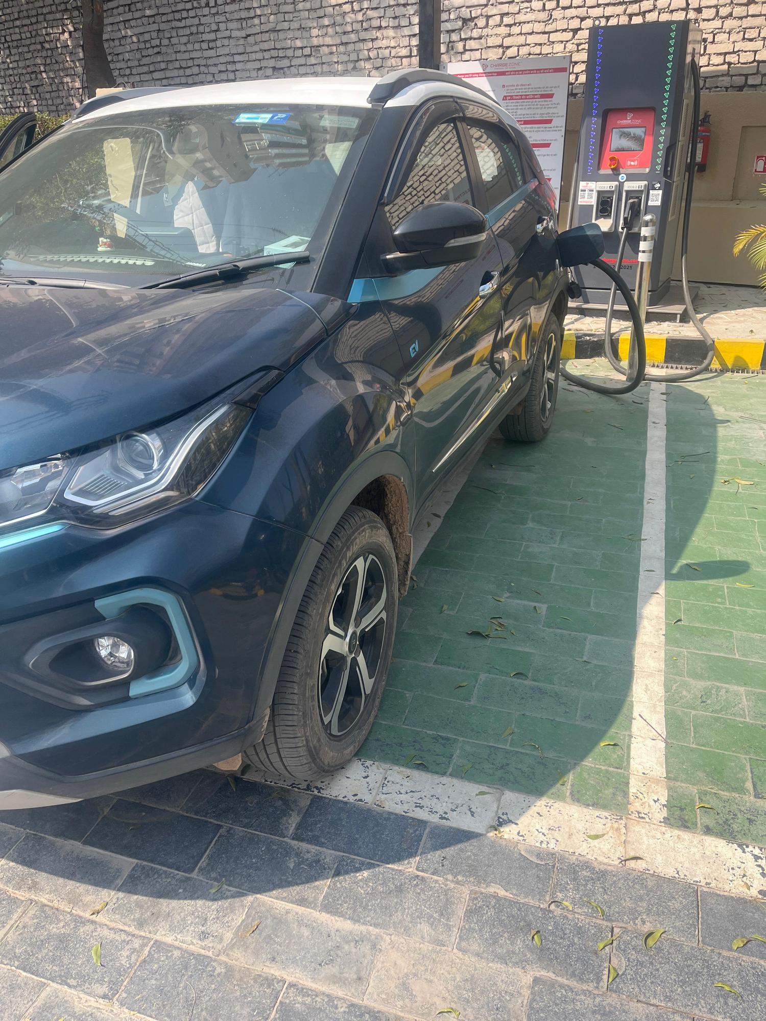 Courtyard By Marriott Agra - ChargeZone FC (60kW) | Basai, UP | EV Station