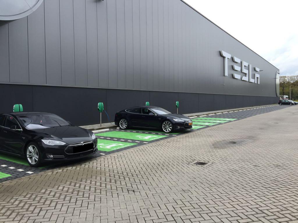 Tesla Motors | Tilburg, NB | EV Station