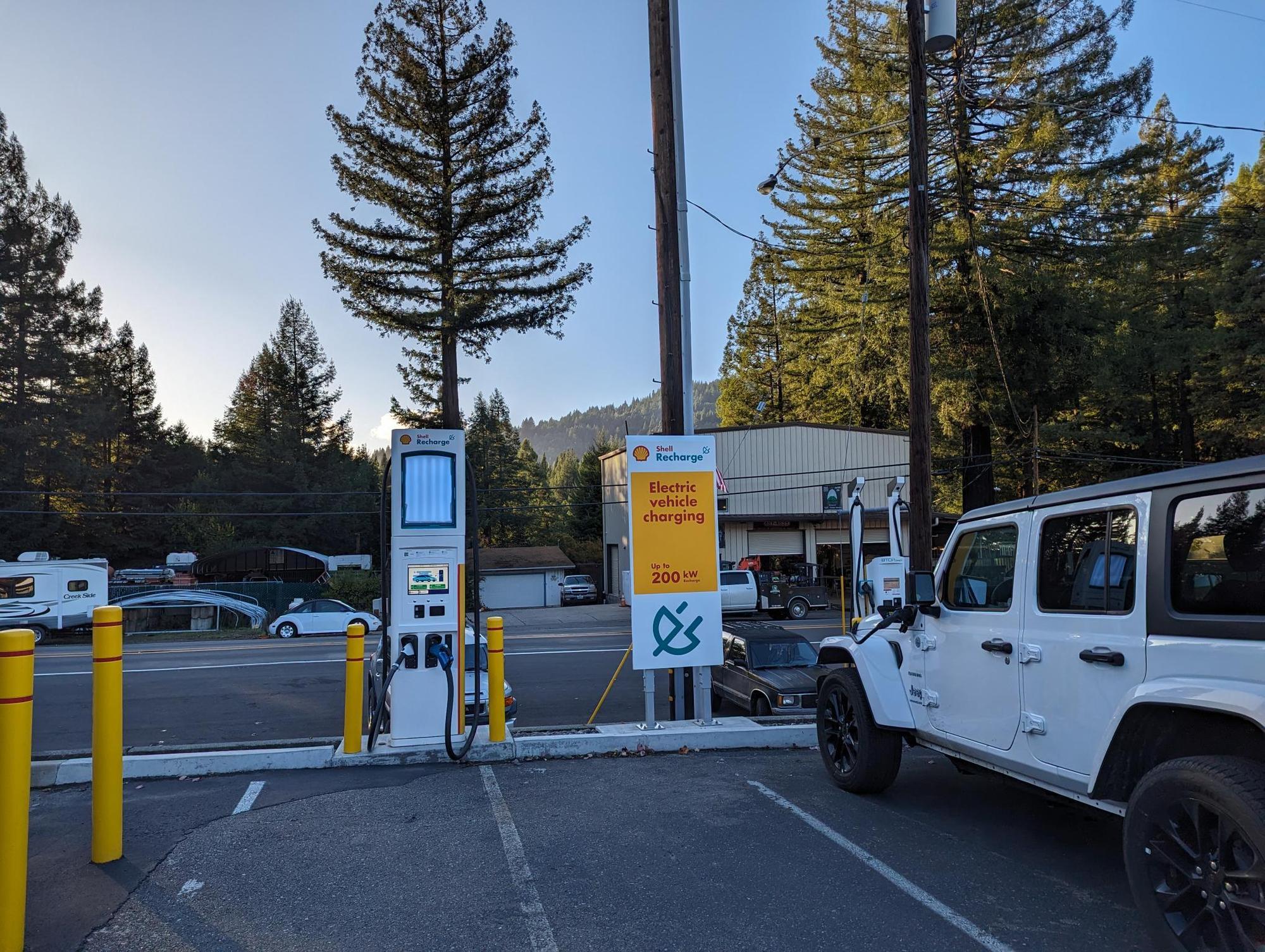 Miranda Market | Miranda, CA | EV Station