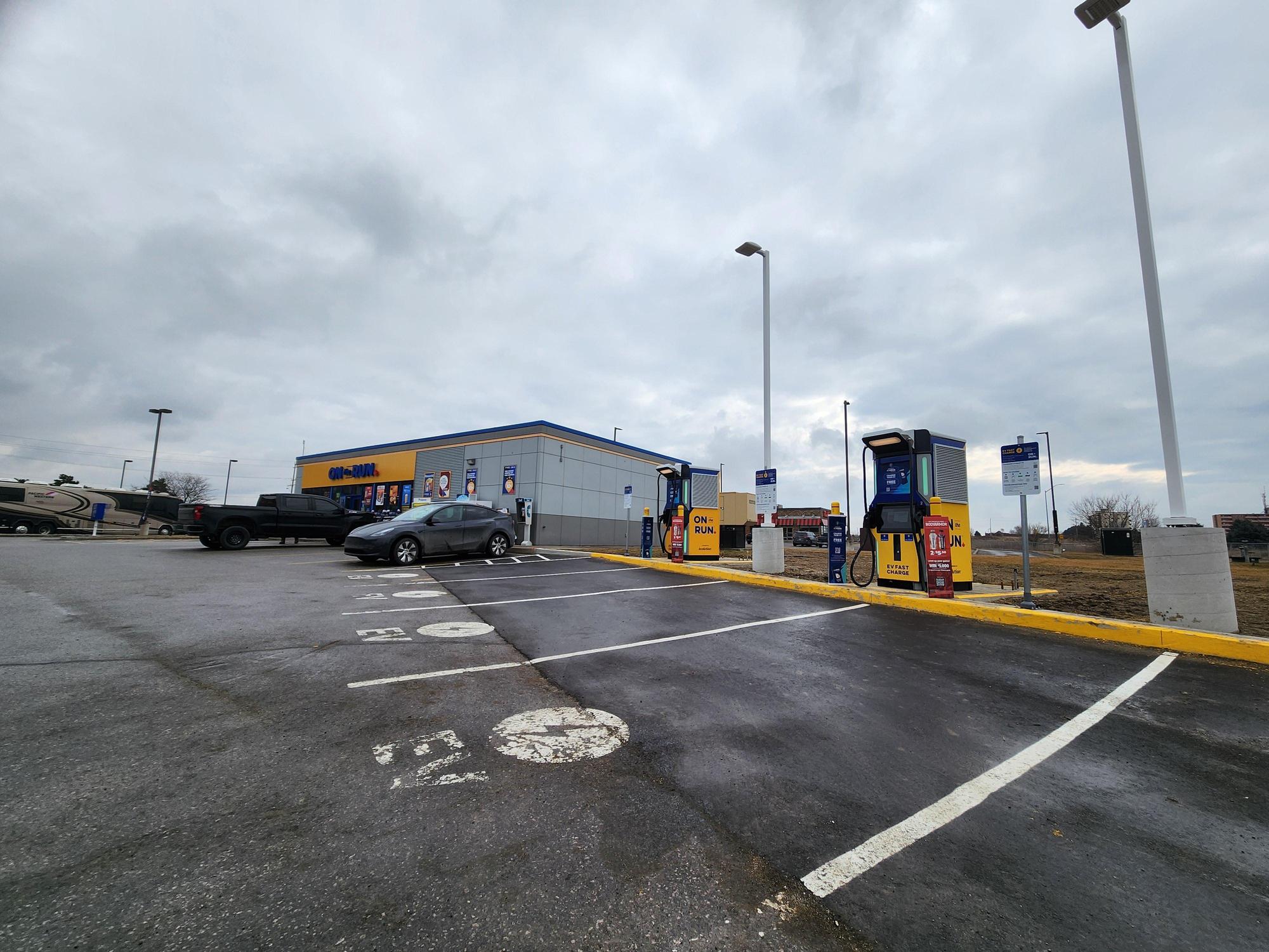 On the Run - Convenience Store | Port Hope, ON | EV Station