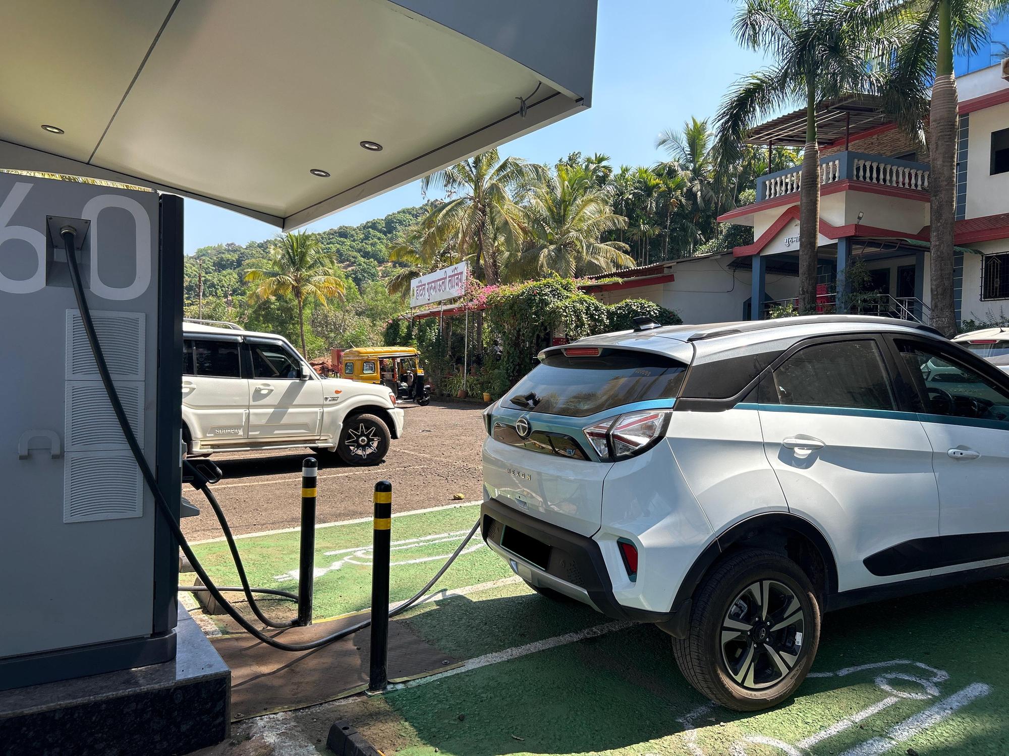 Hotel Gurumauli | Kodavali, MH | EV Station