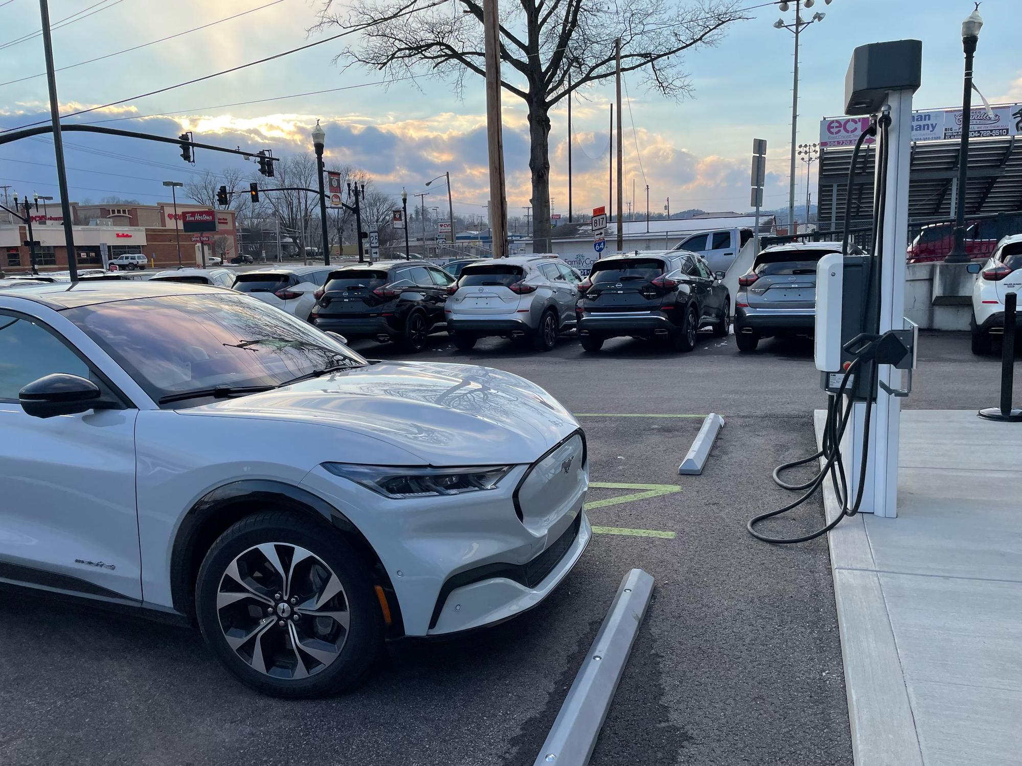 Moses Nissan St. Albans | St Albans, WV | EV Station