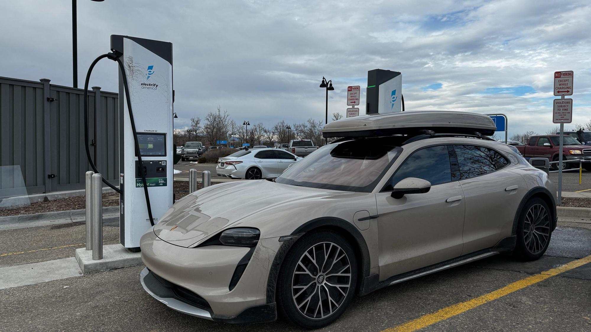 Walmart Supercenter Longmont | Longmont, CO | EV Station