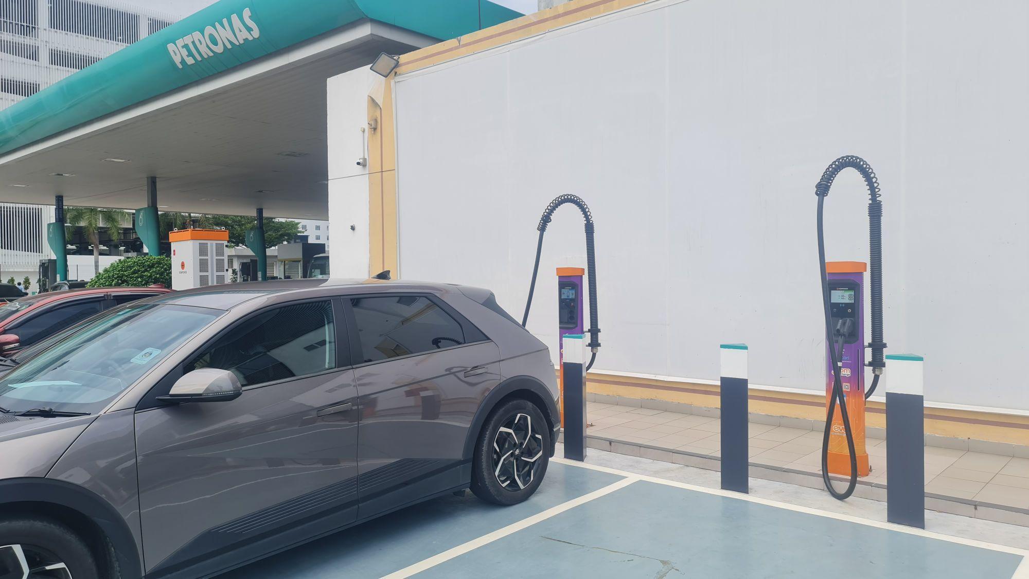 Gentari | PETRONAS Solaris (Putra) Seri Kembangan NSE Southbound [150KW ...