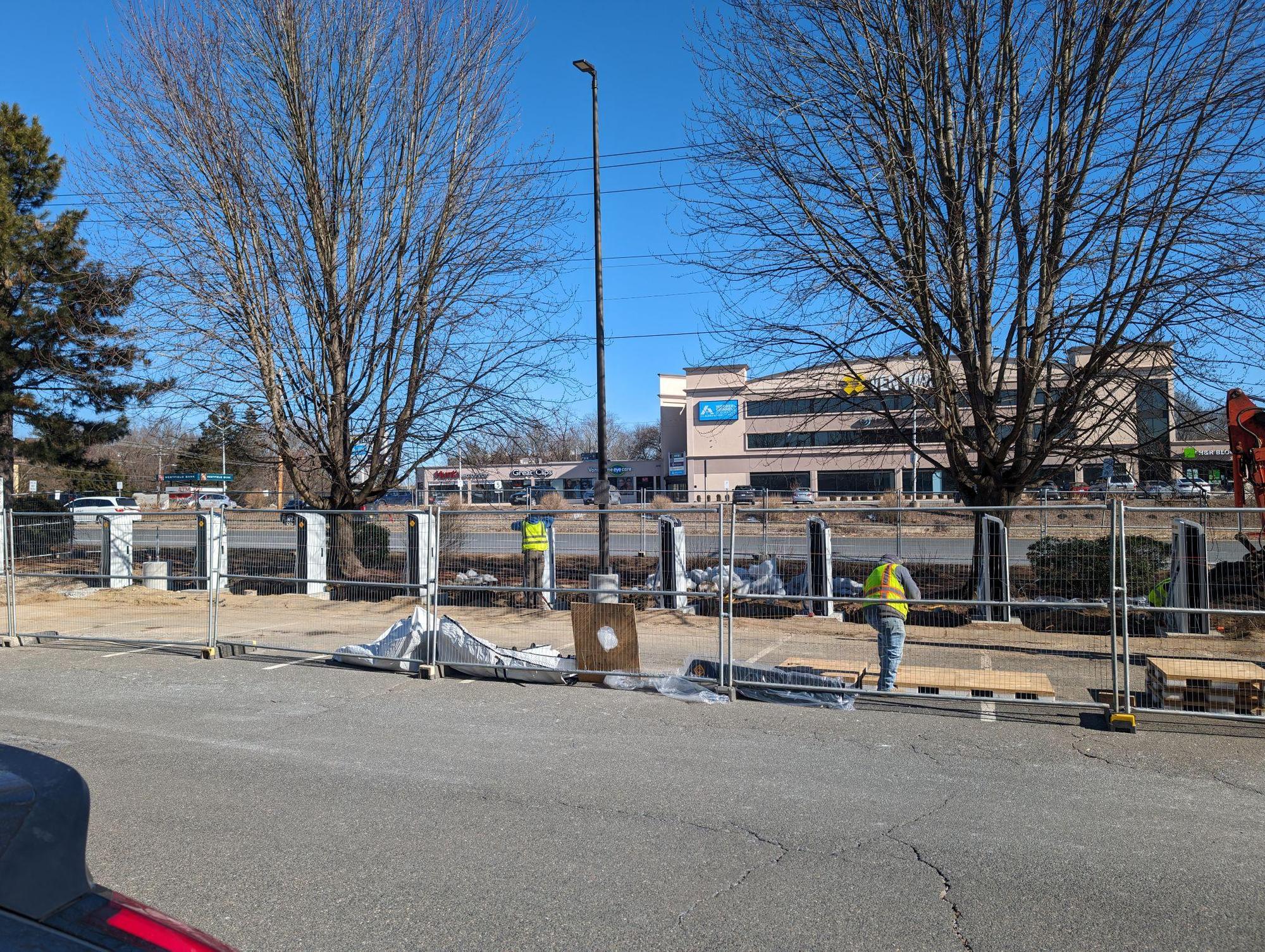 Holyoke Crossing | Holyoke, MA | EV Station