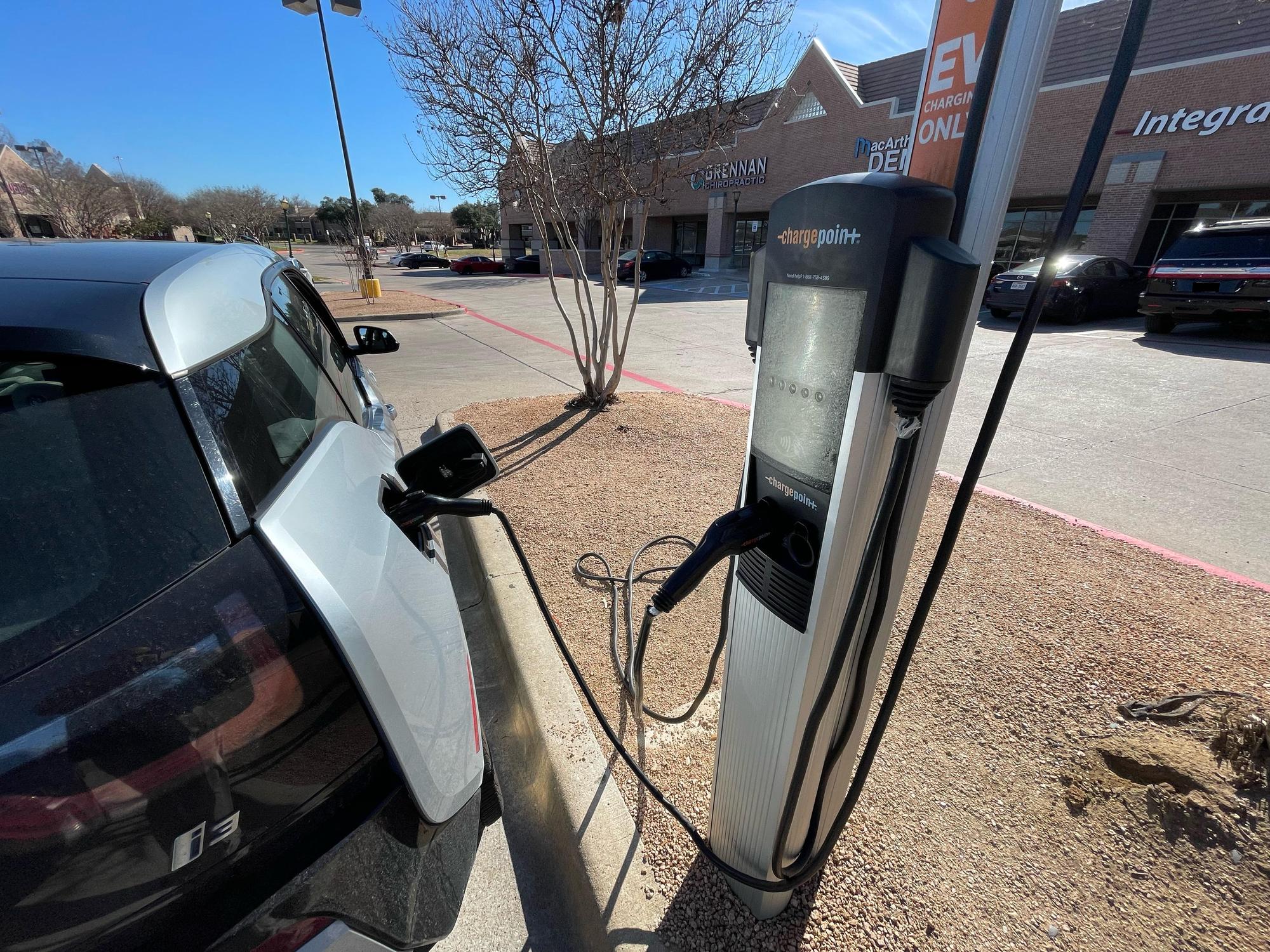 Kroger | Irving, TX | EV Station