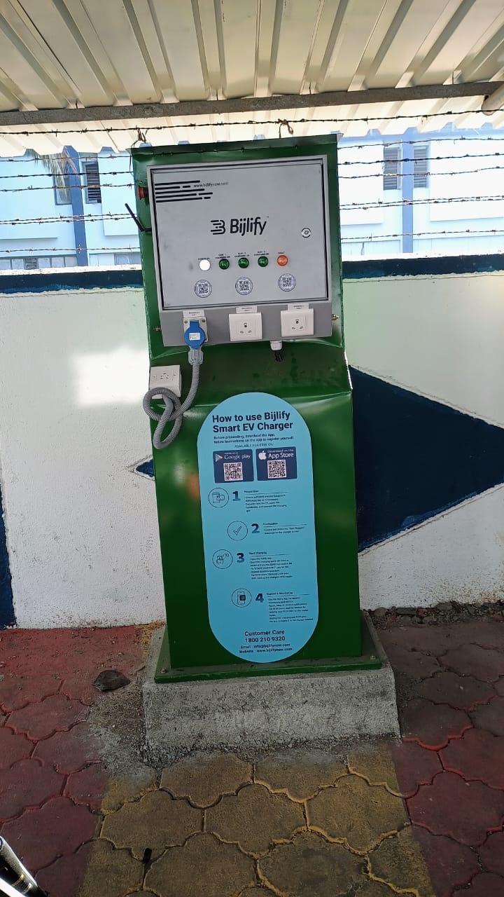 Near Tarang WR65+G8,New Navy nagar, Colaba | Mumbai, MH | EV Station