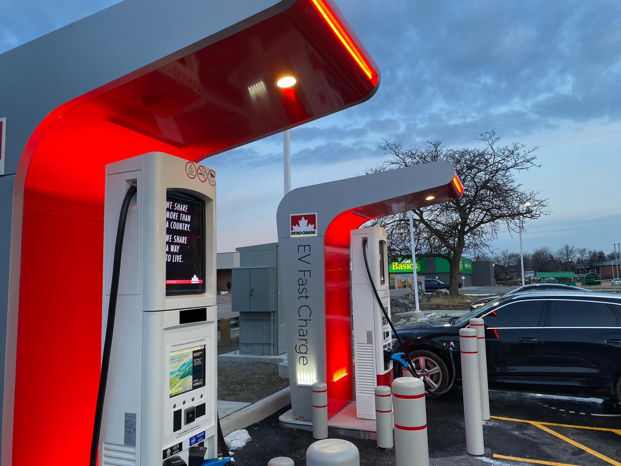 Petro-Canada North York/Vic Park | Toronto, ON | EV Station