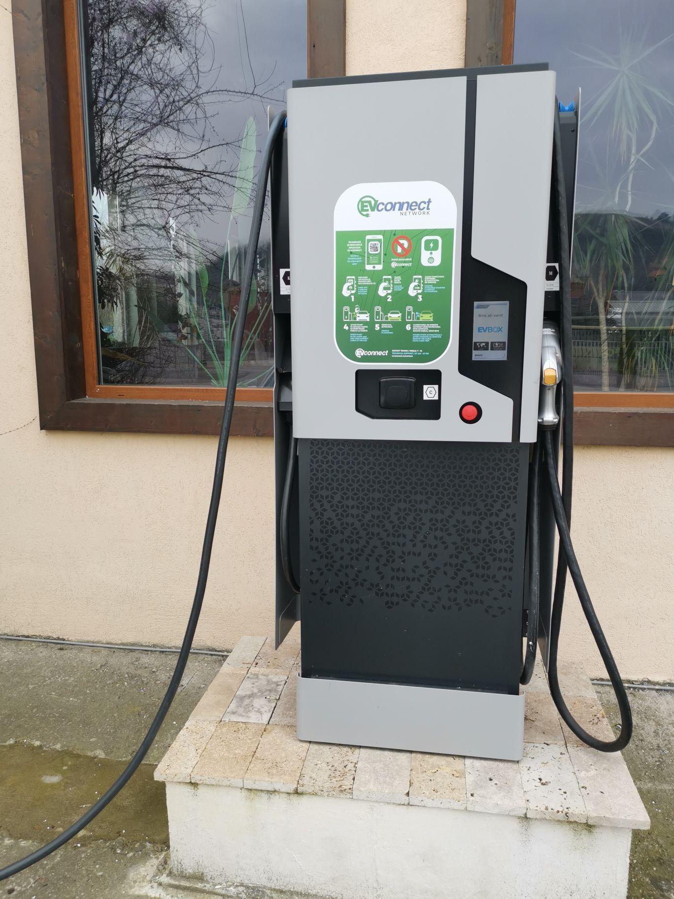 Restaurant Bon Mariage (Hydro) | Blaj, AB | EV Station