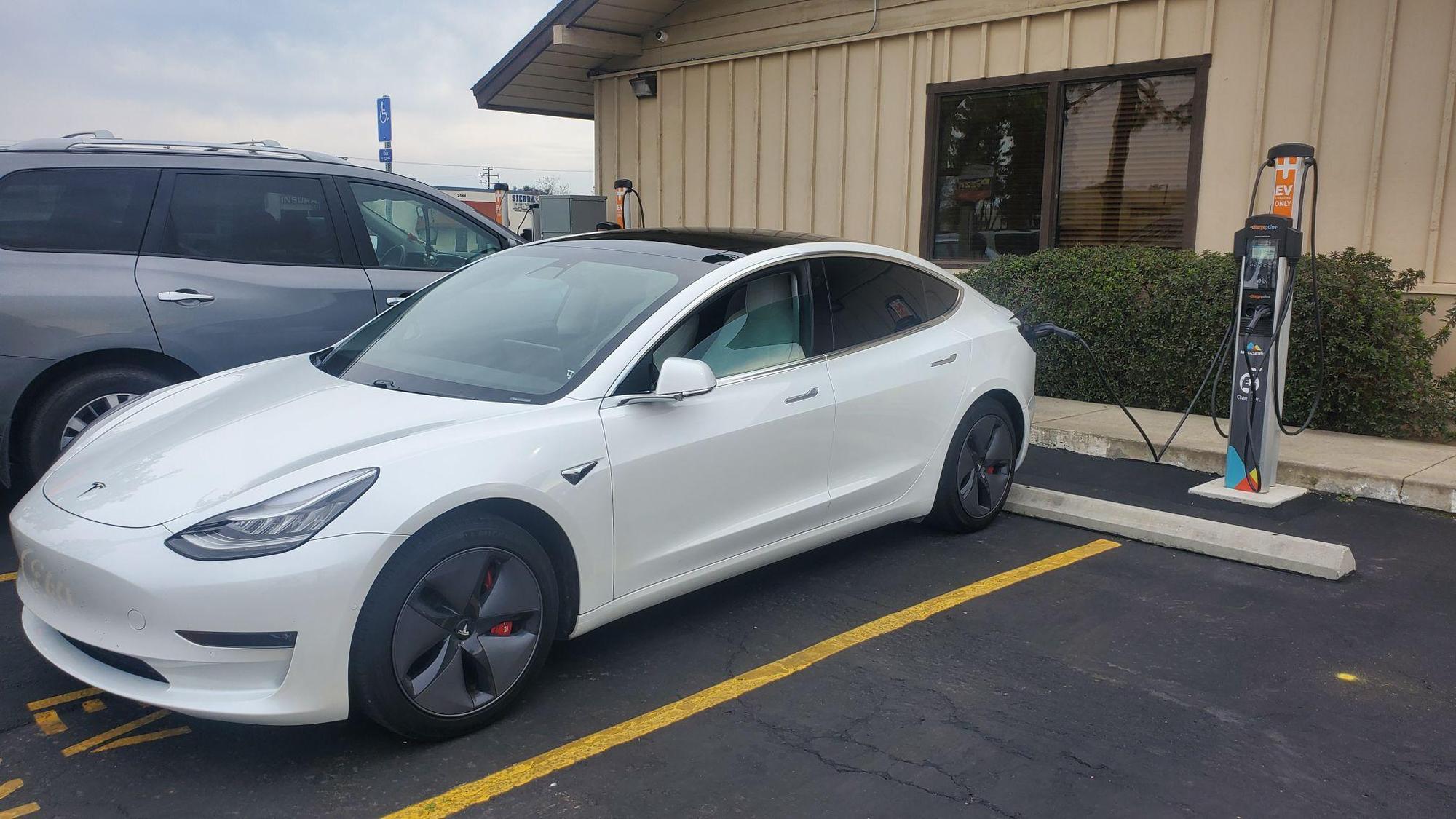 Bank of the Sierra | Visalia, CA | EV Station