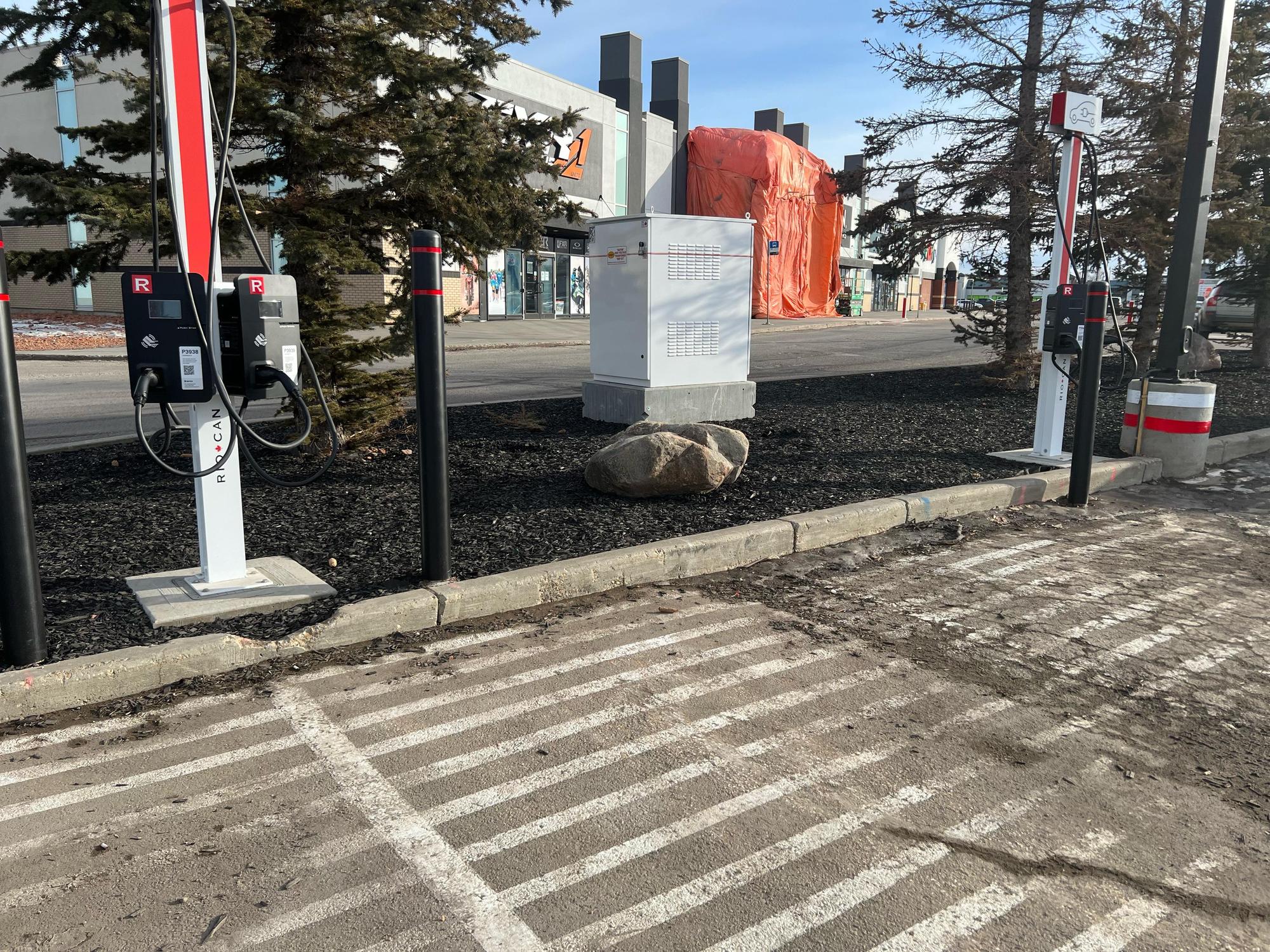 Mayfield Common | Edmonton, AB | EV Station