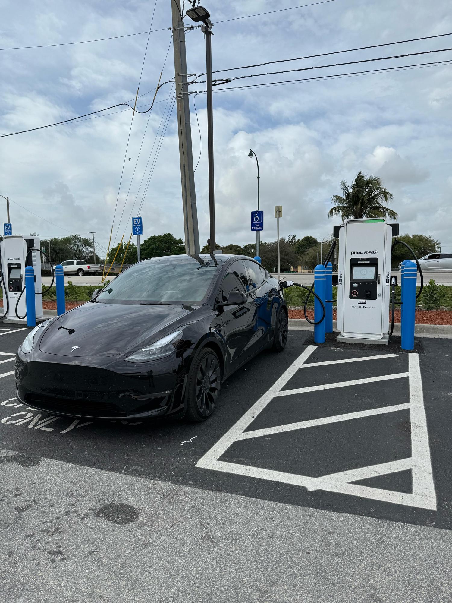 Pilot Travel Center | South Bay, FL | EV Station