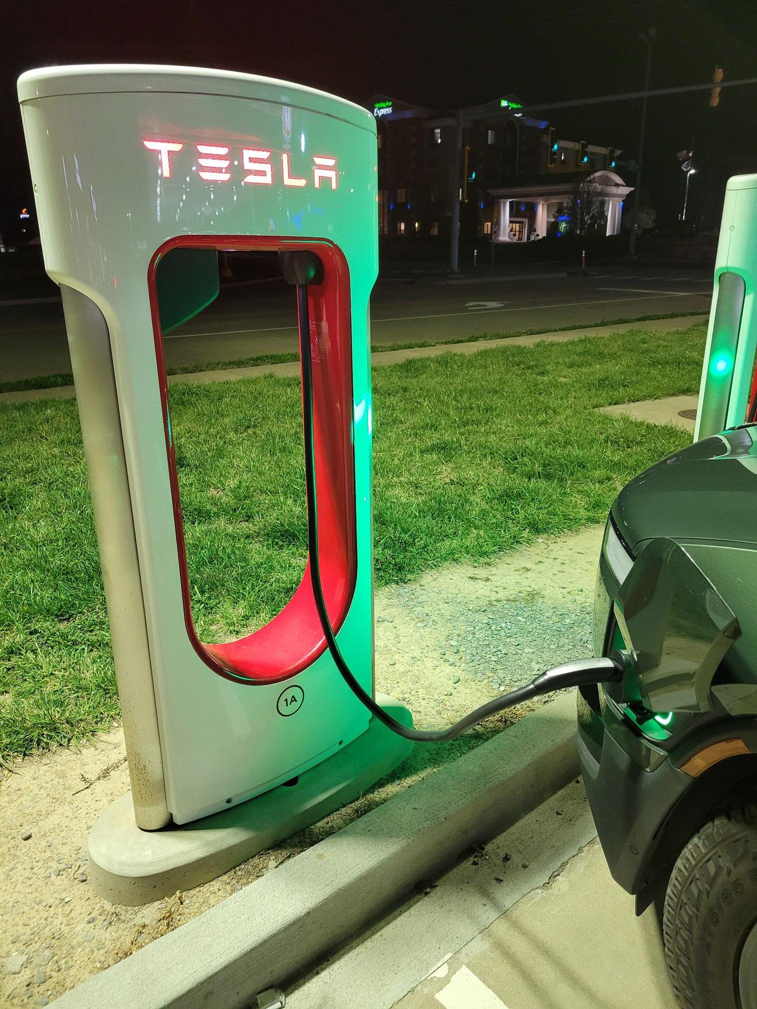 Mach 1 | Marion, IL | EV Station