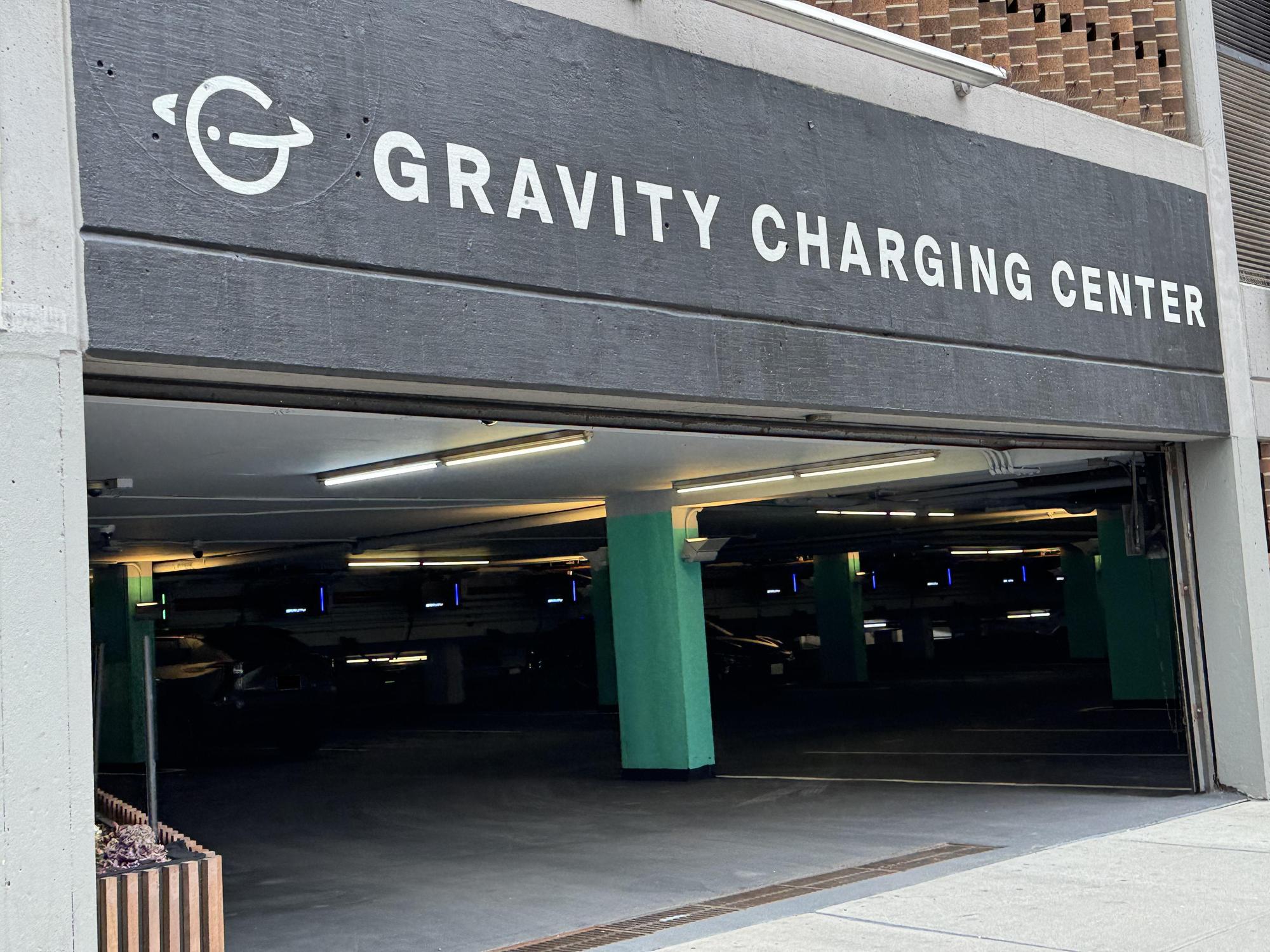 Manhattan Plaza - Gravity Center | New York, NY | EV Station