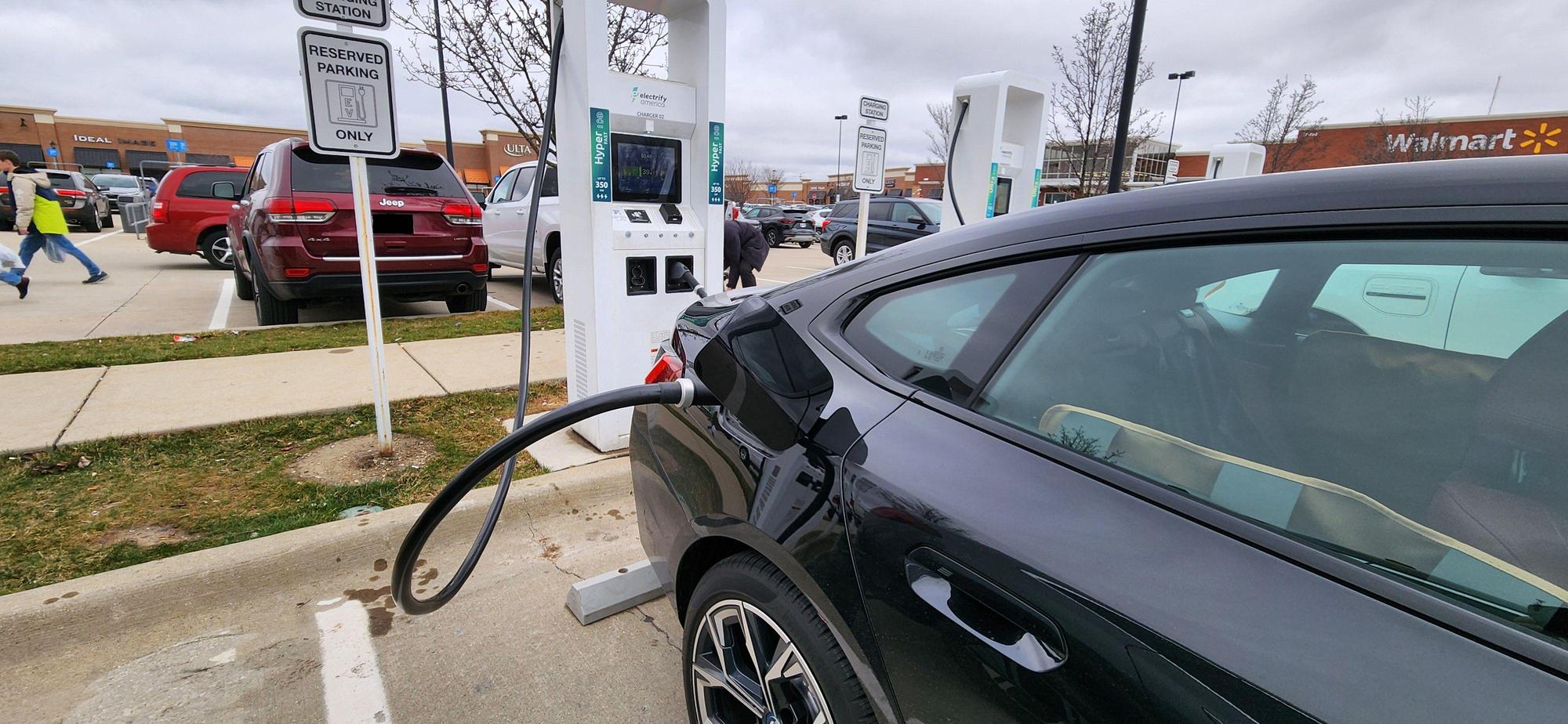 Walmart Supercenter | Novi, MI | EV Station