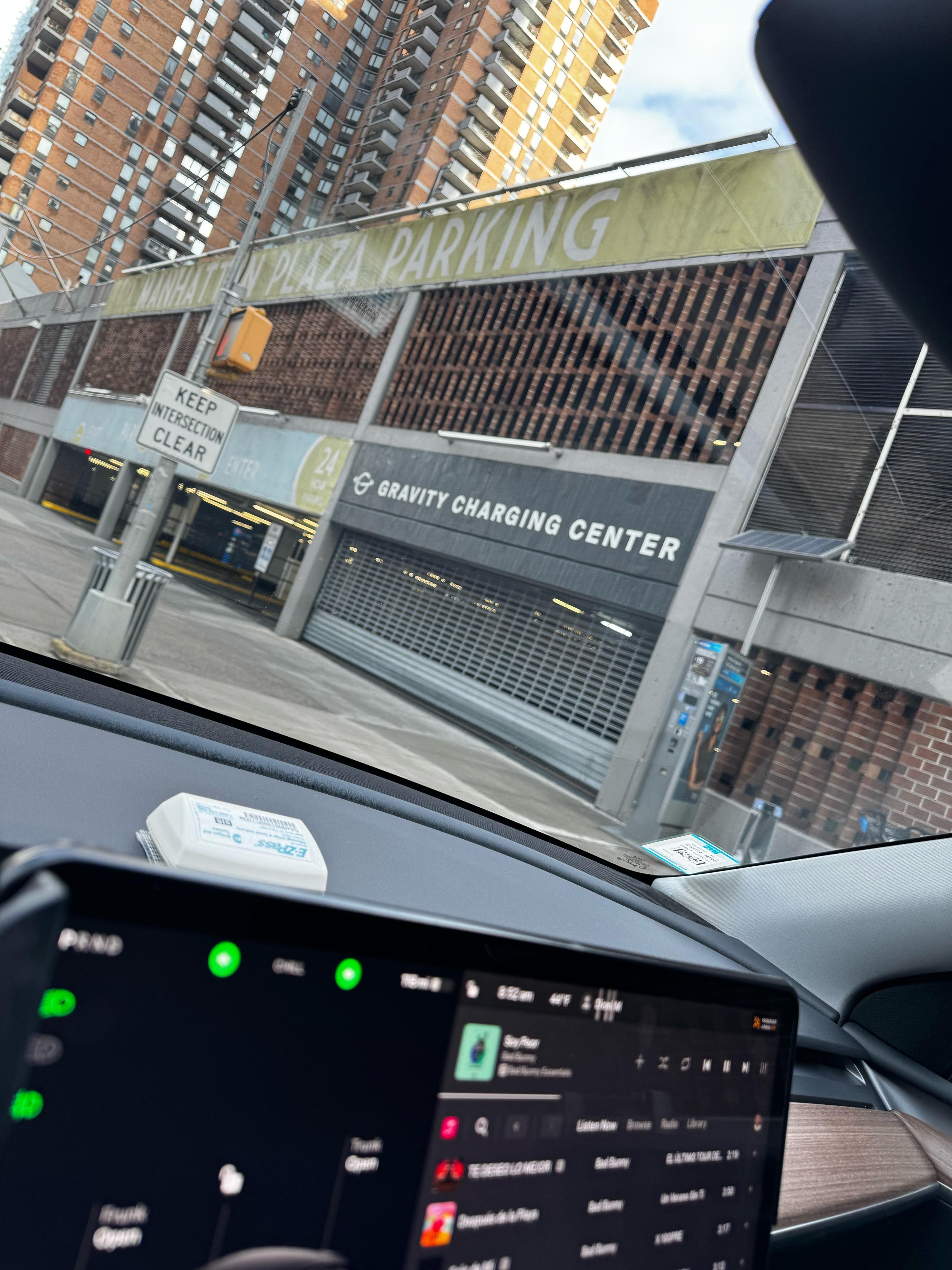 Manhattan Plaza - Gravity Center | New York, NY | EV Station