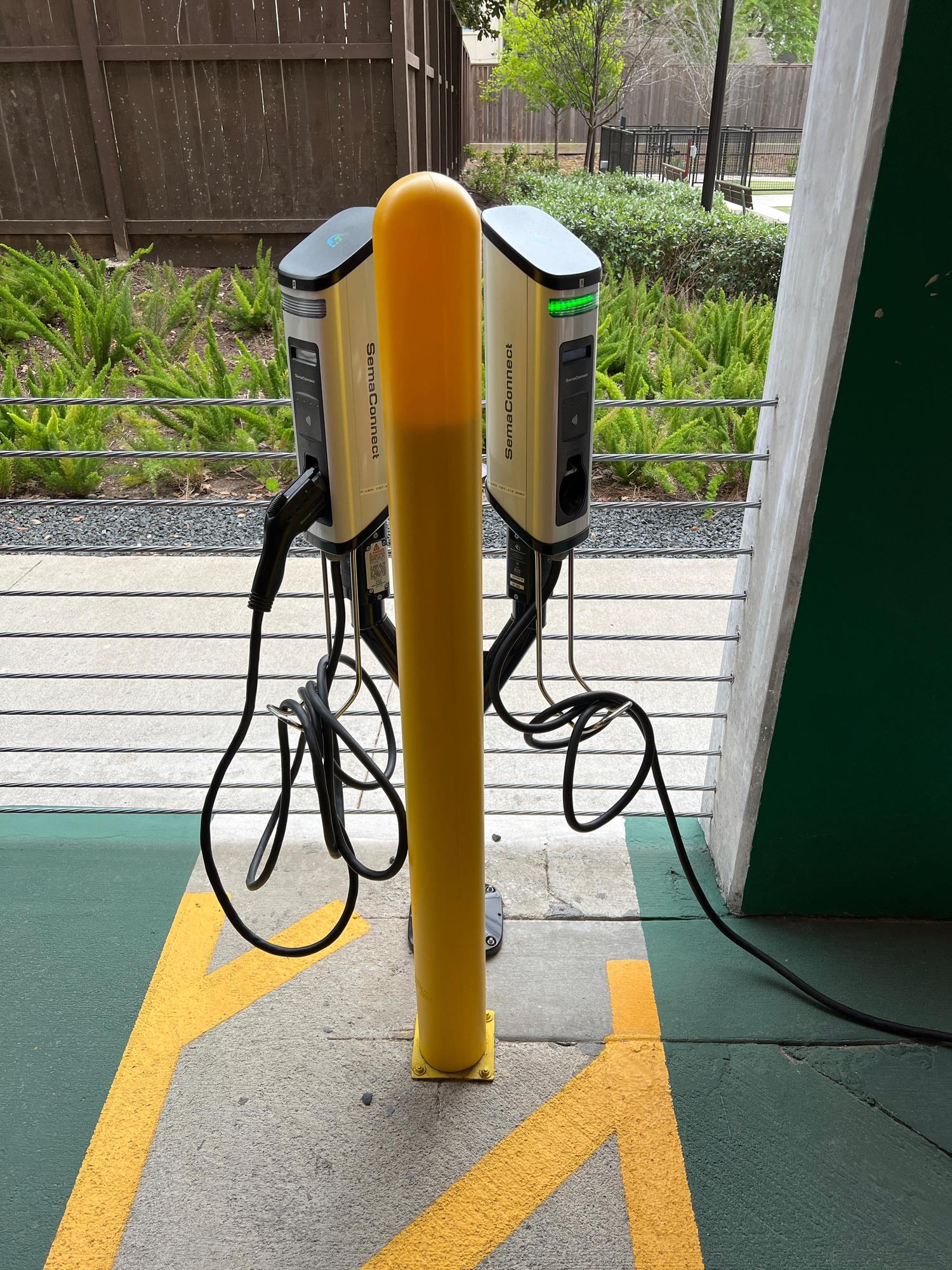 The Sterling | Houston, TX | EV Station