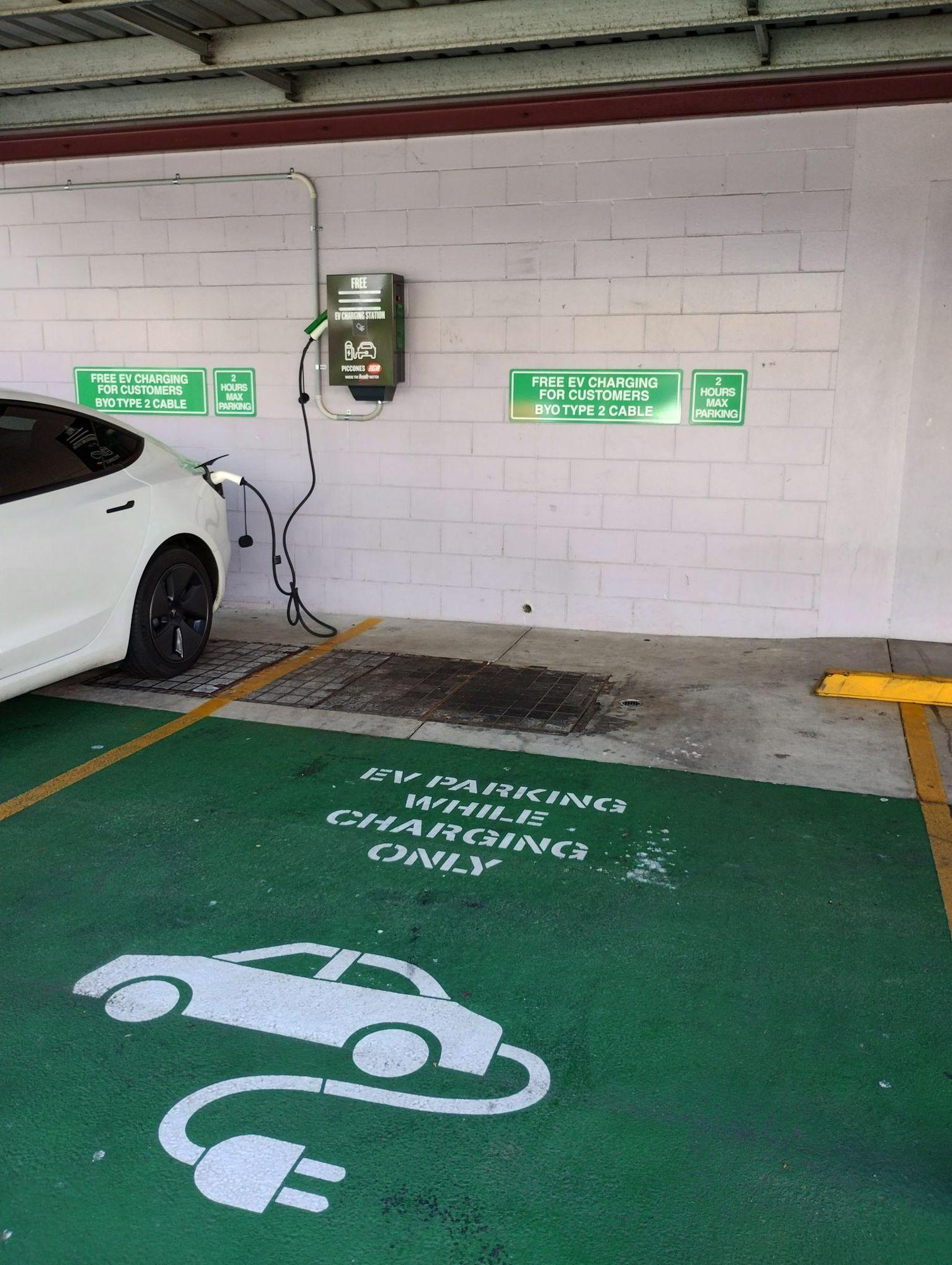 Piccones IGA | Edmonton, QLD | EV Station