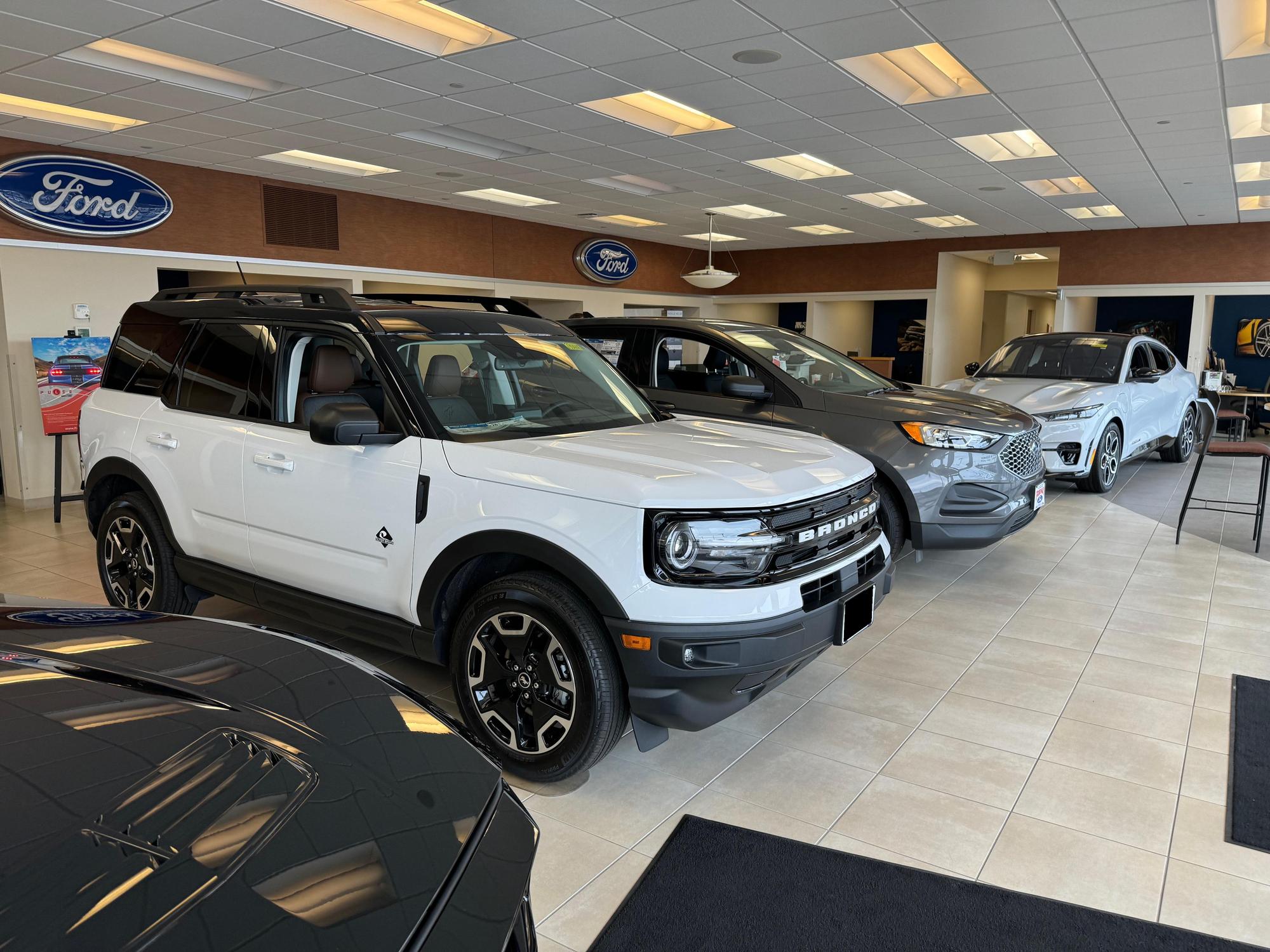 Freeway Ford - Service | Bloomington, MN | EV Station