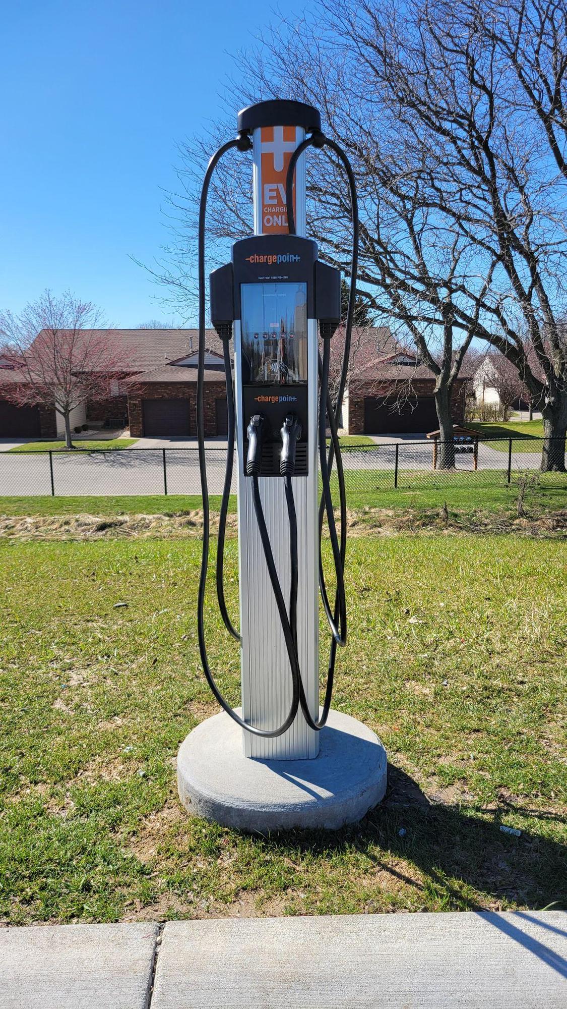 Hudsonville High School - Fieldhouse | Hudsonville, MI | EV Station
