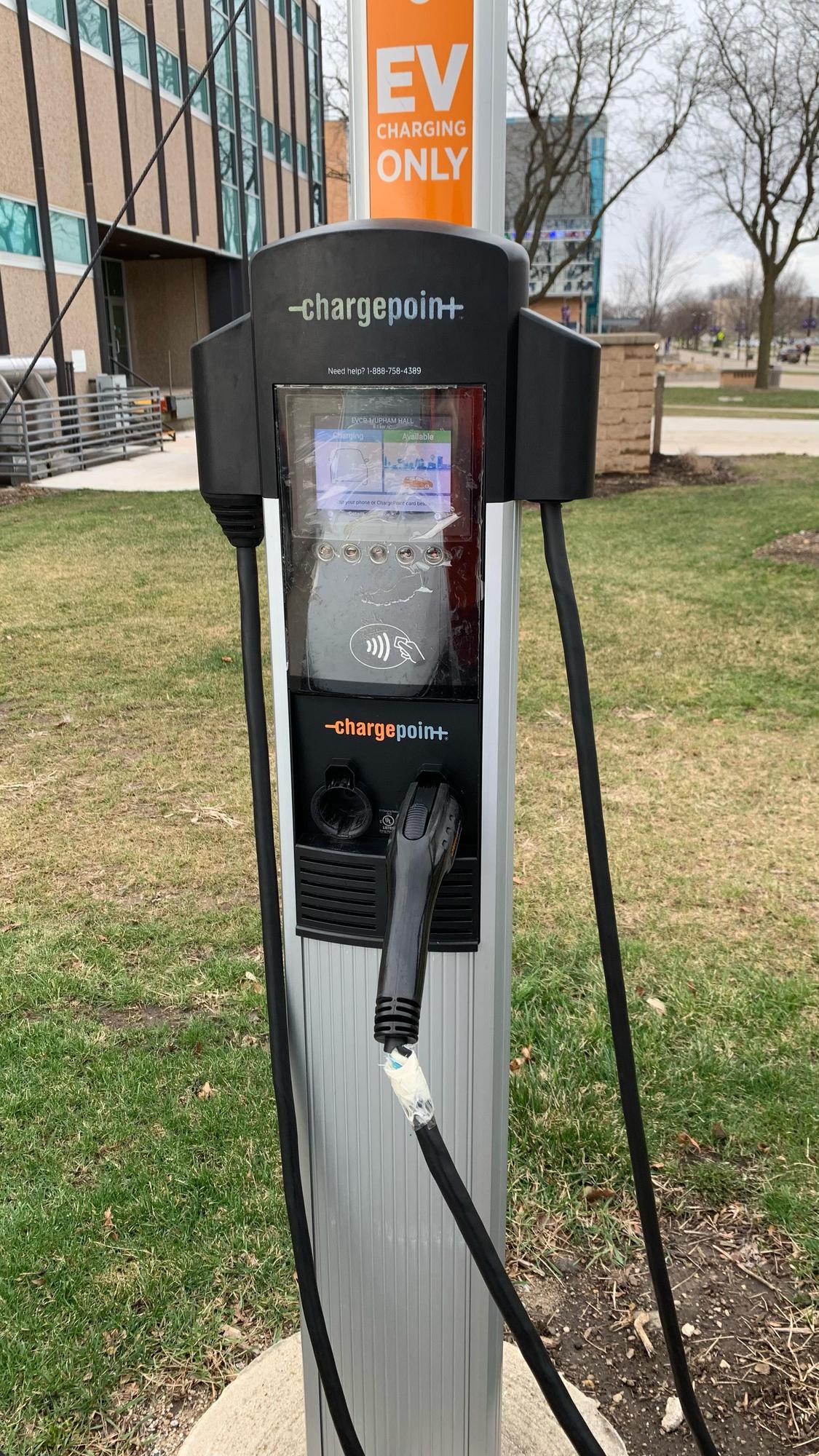 UW Whitewater - Upham Hall | Whitewater, WI | EV Station